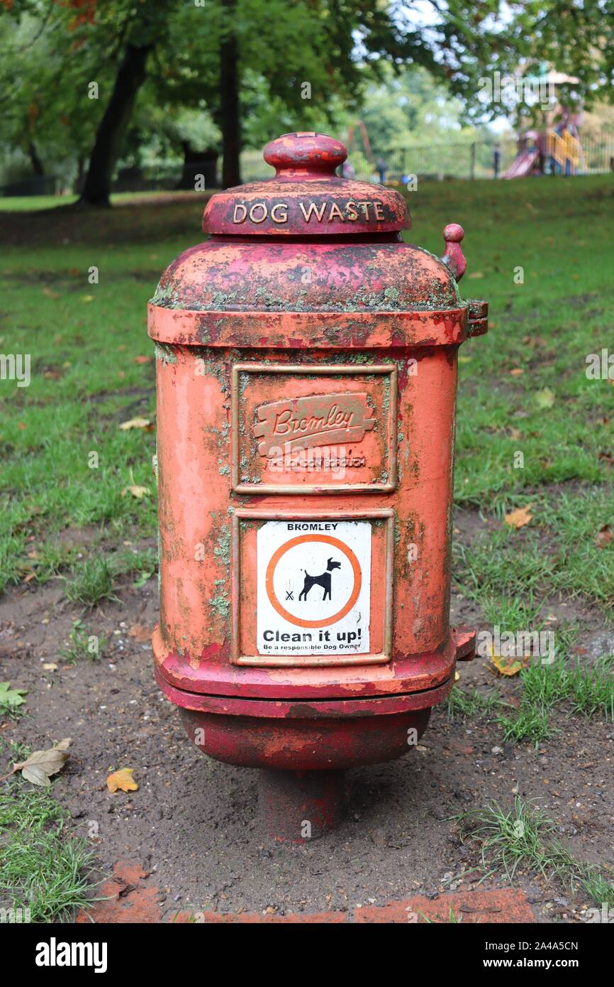 Garbagebin hi-res stock photography and images - Alamy