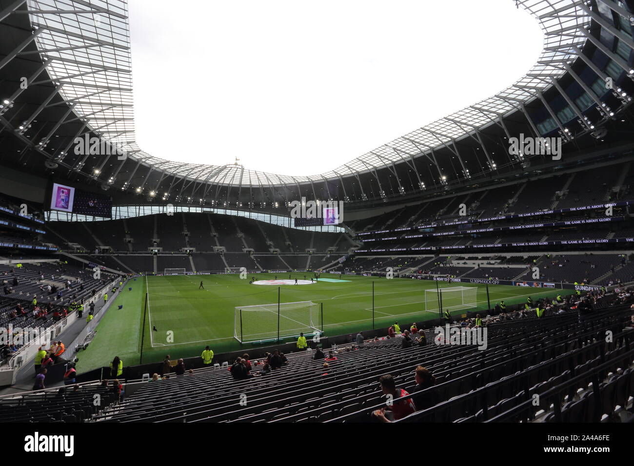 Thfc stadium hi-res stock photography and images - Alamy