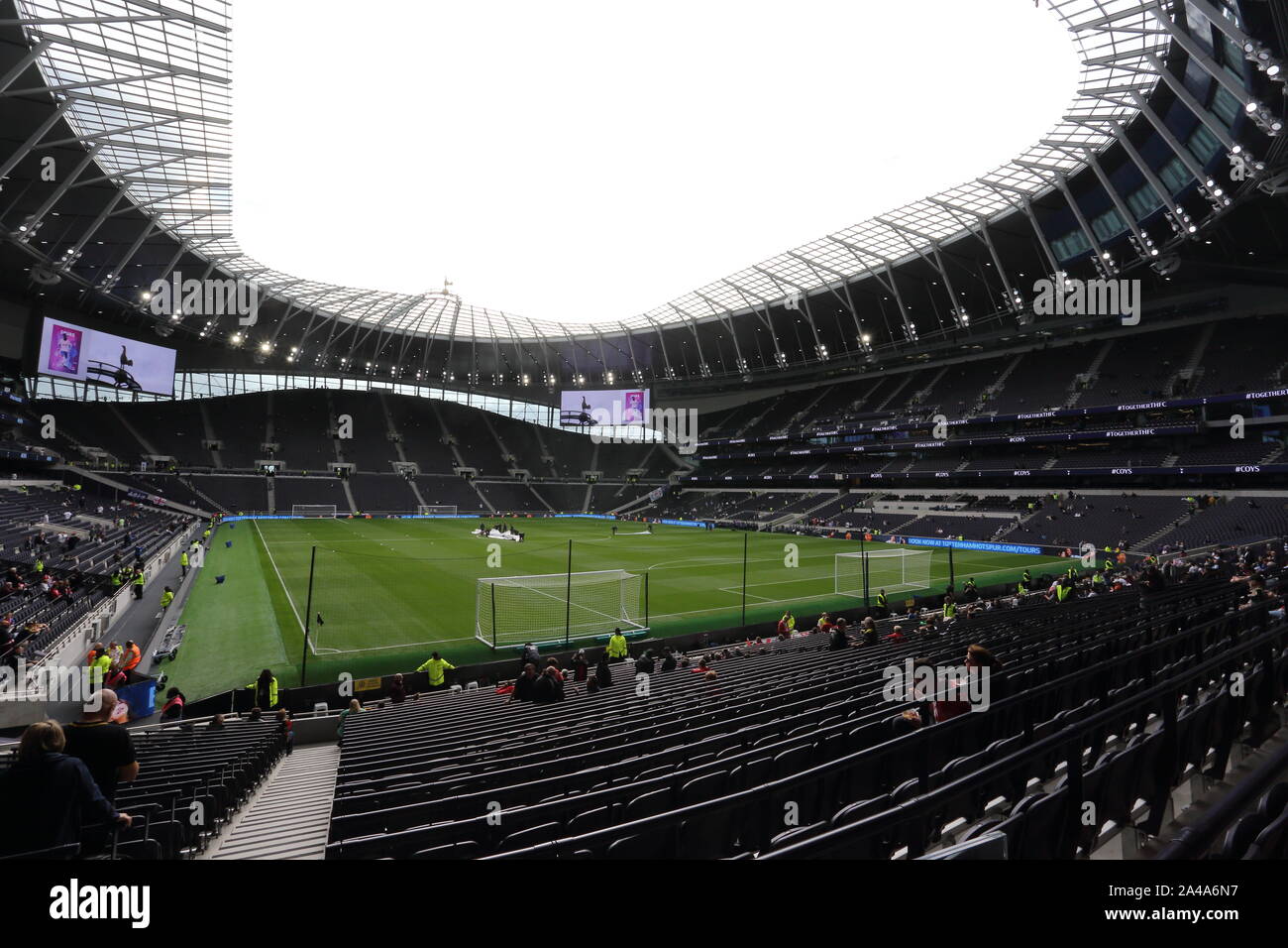 Tottenham hotspur stadium general hi-res stock photography and images ...