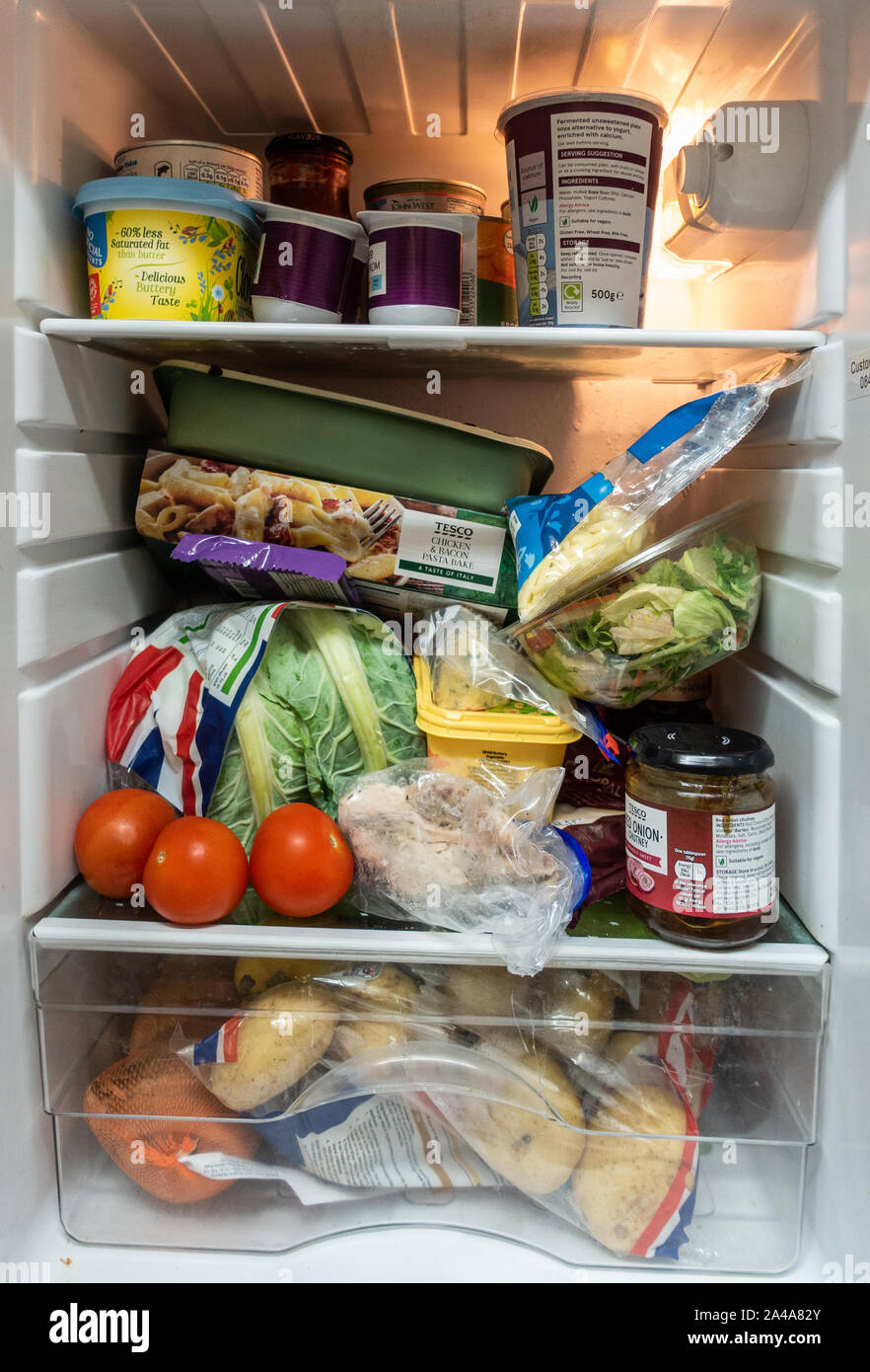 Packed fridge hi-res stock photography and images - Alamy