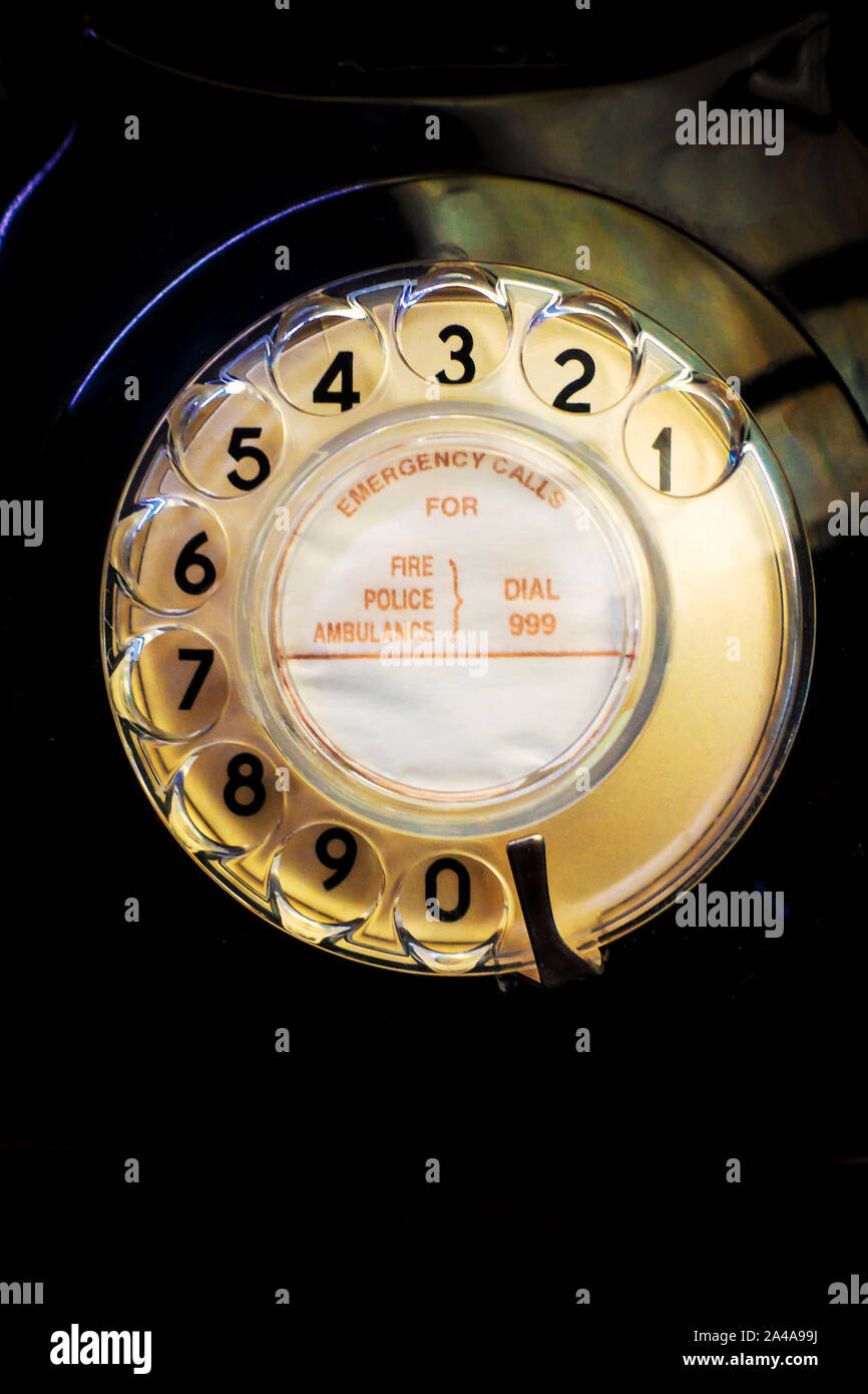 finger dial ring on old fashioned phone Stock Photo - Alamy