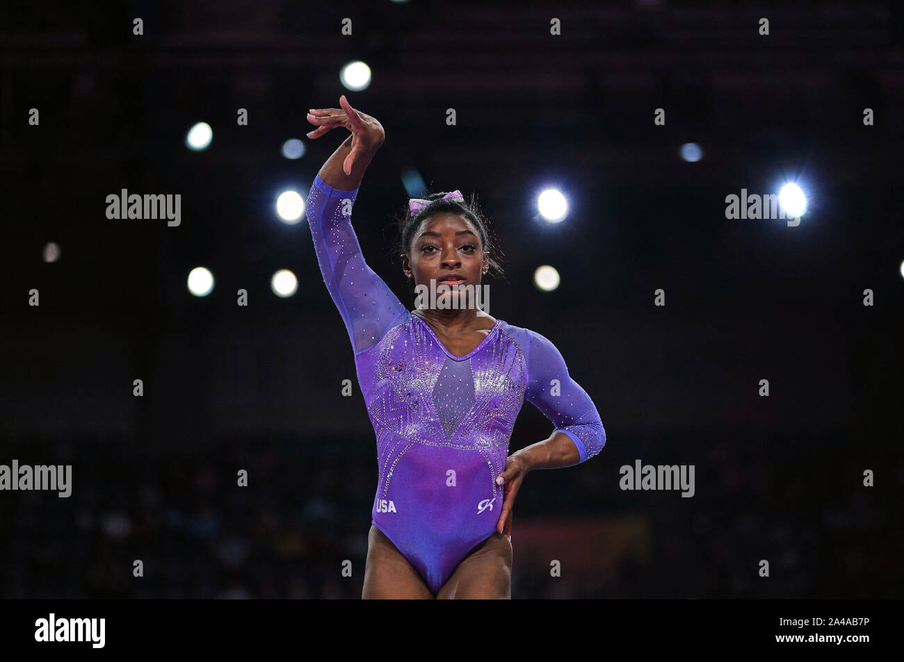 Simone biles 2019 beam stuttgart hi-res stock photography and images ...