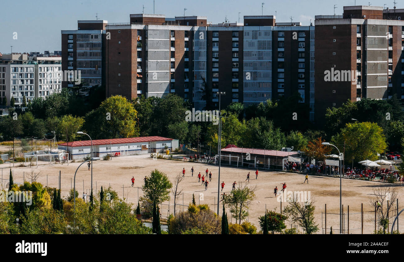 Football pitch side view hi-res stock photography and images - Alamy