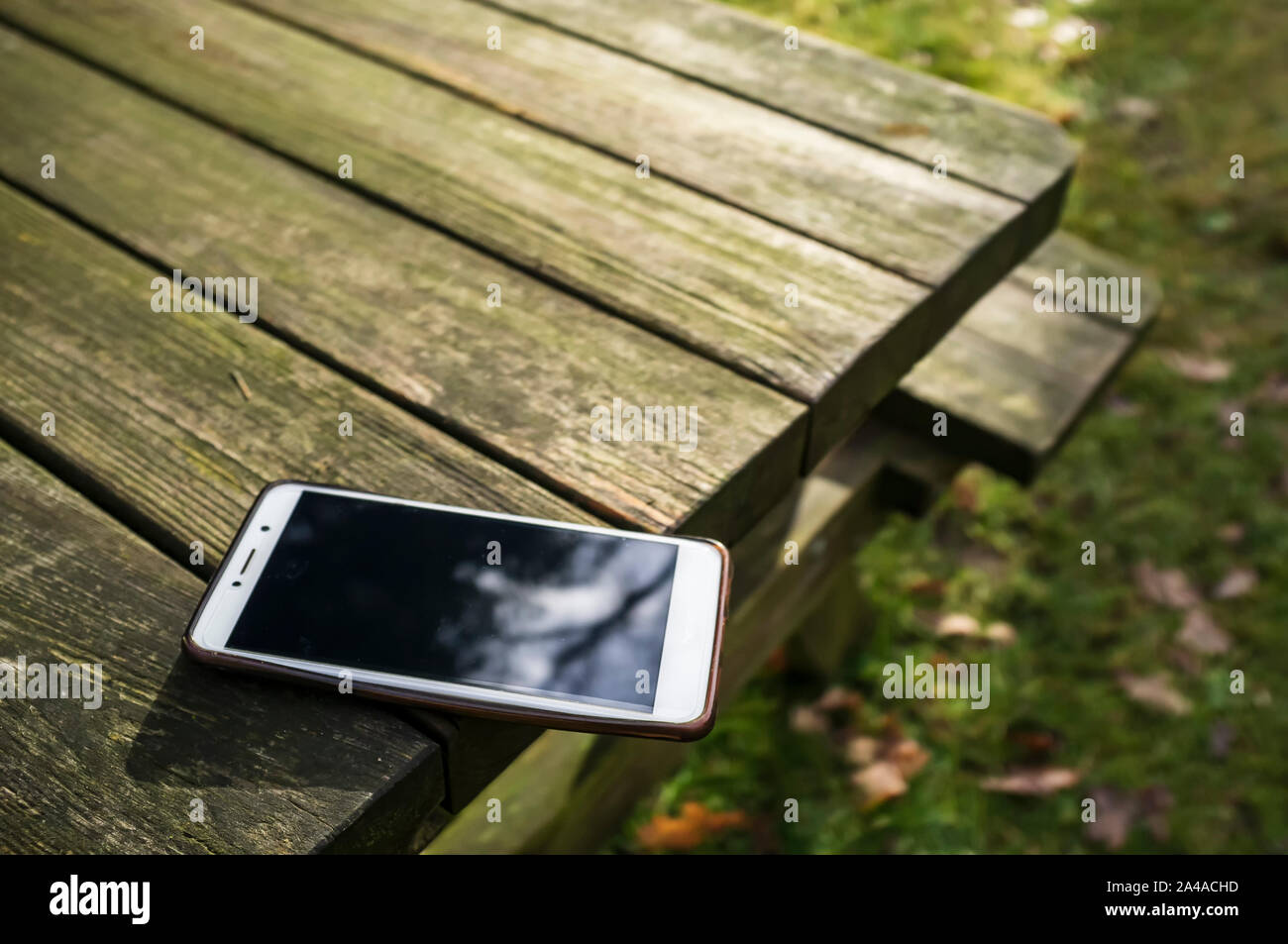 Dropping phone hi-res stock photography and images - Alamy