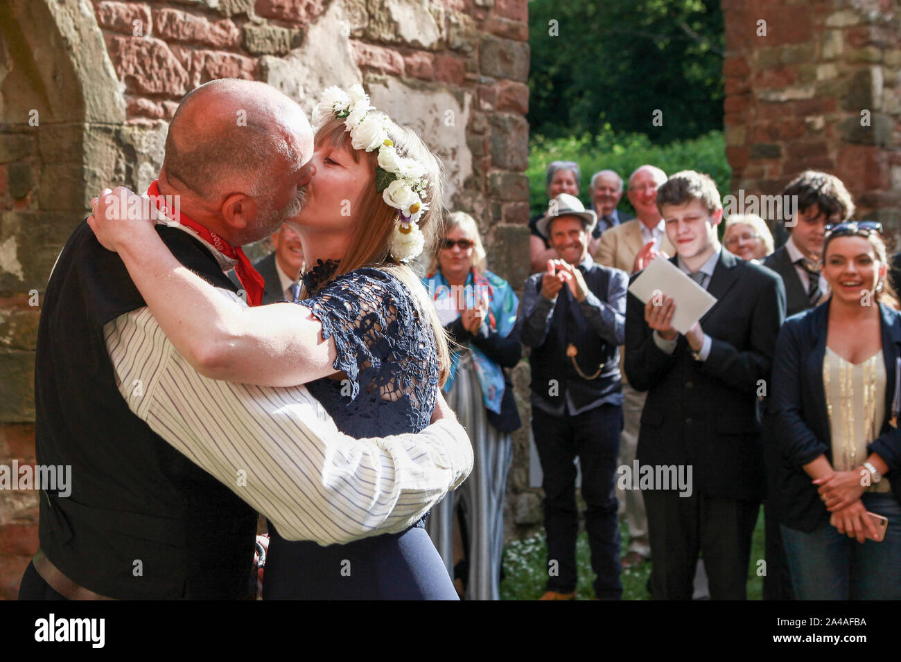 Medieval handfasting ceremony hi-res stock photography and images - Alamy
