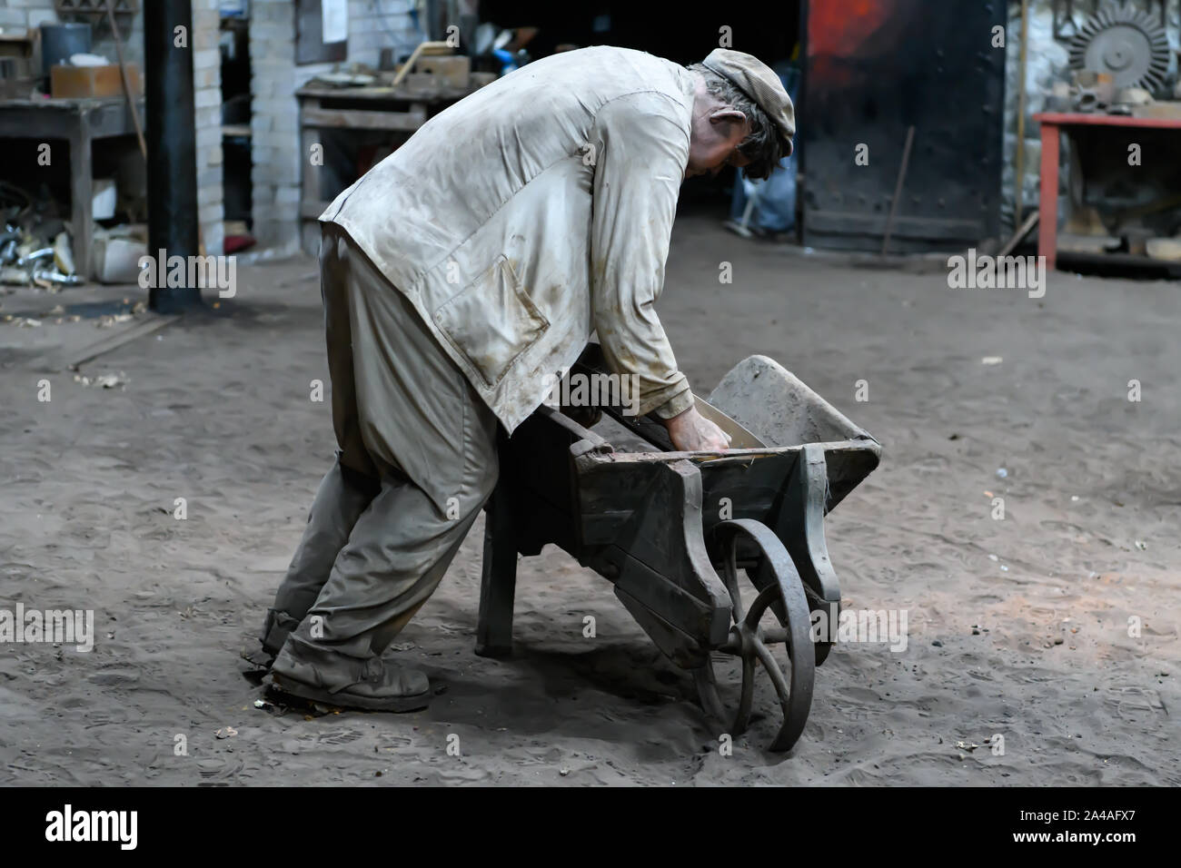 Slate mine workers hi-res stock photography and images - Alamy