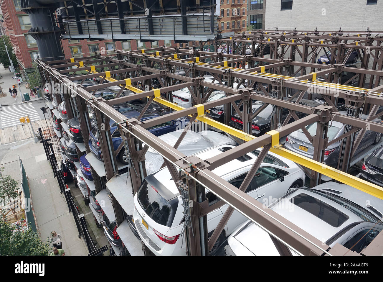 New York, USA. 08th Sep, 2019. Cars are parked on a multi-storey ...