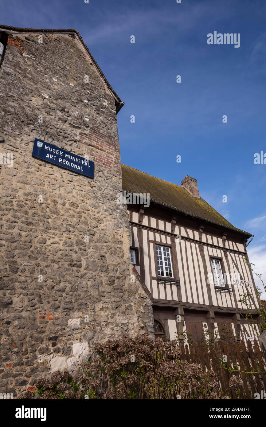 Neufchatel En Bray Stock Photos & Neufchatel En Bray Stock Images - Alamy