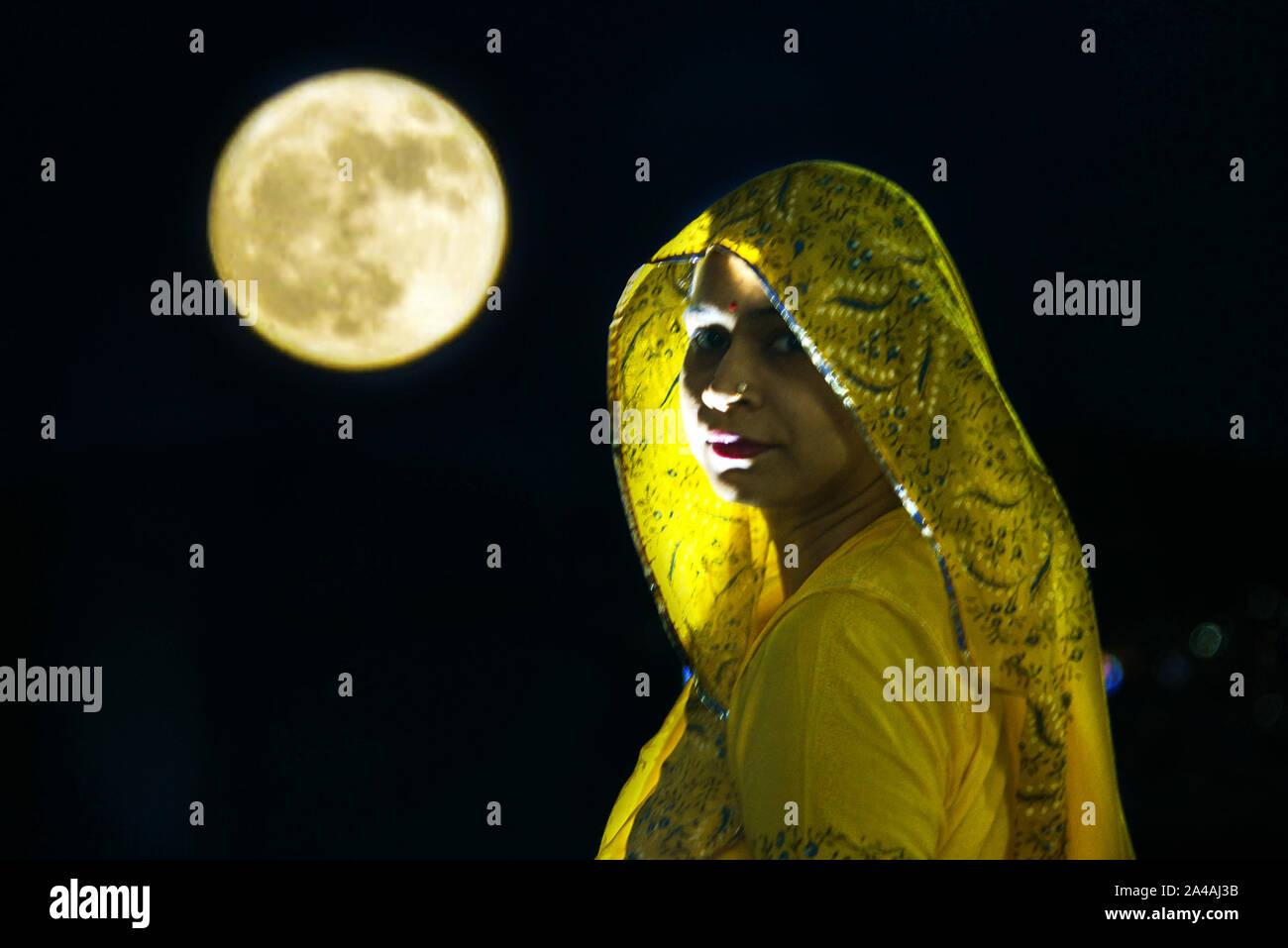 Hindu lunar month of ashvin hi-res stock photography and images - Alamy