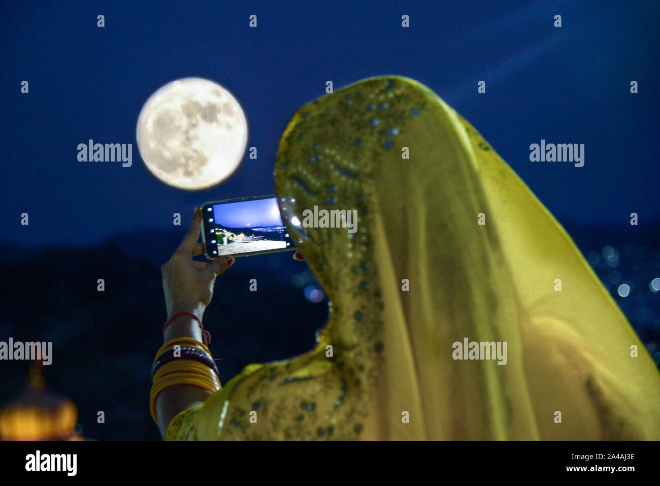 Hindu lunar month of ashvin hi-res stock photography and images - Alamy