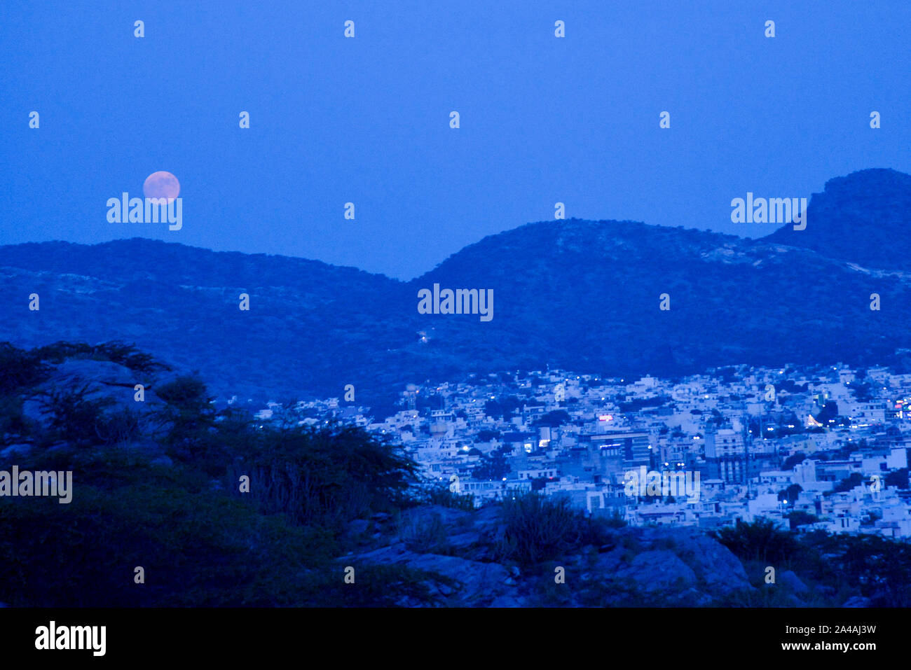Hindu lunar month of ashvin hi-res stock photography and images - Alamy