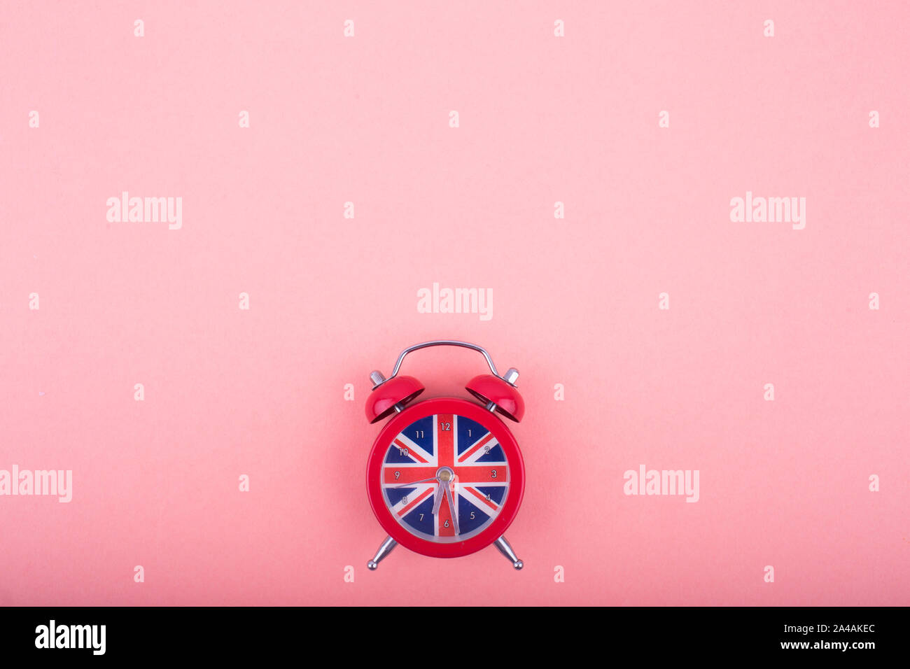 English clock with the colors of the British flag. Time to learn ...