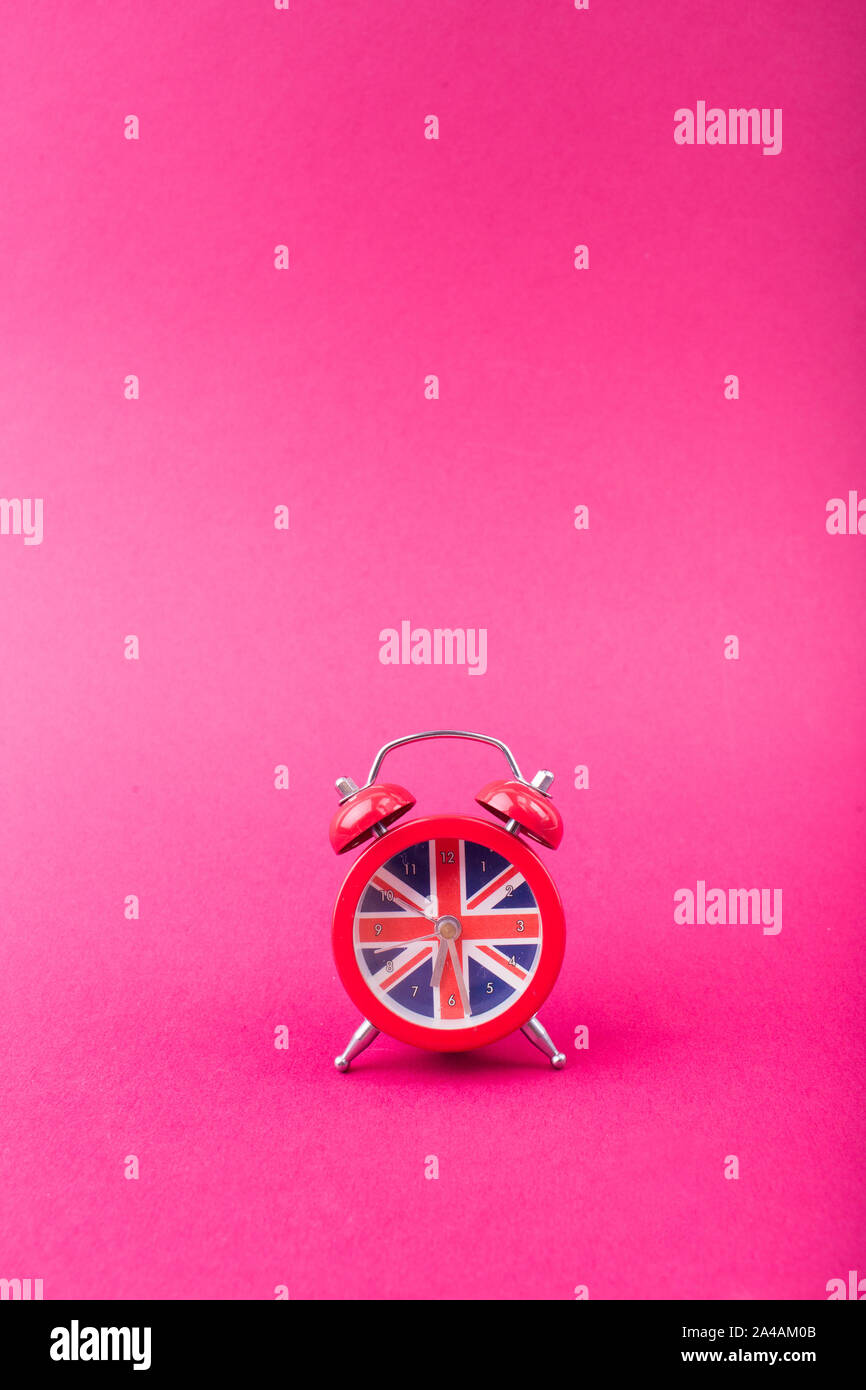 English clock with the colors of the British flag. Time to learn ...