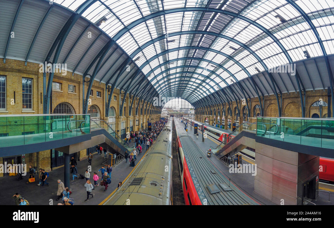 Kings Cross Station,Concourse,Platform,Passengers,Arrival,Euston Road ...