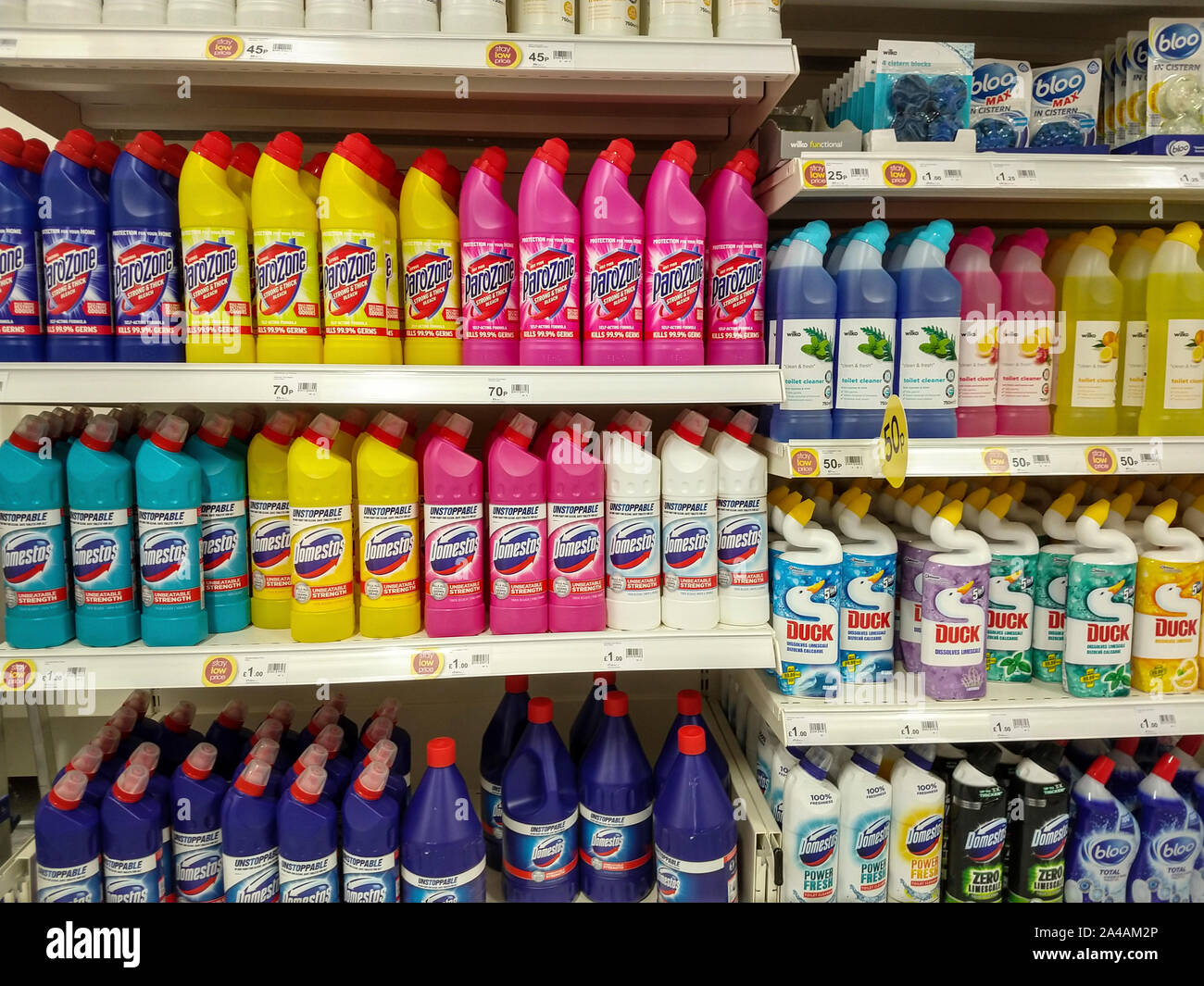 Cleaning products shelves uk hi-res stock photography and images - Alamy