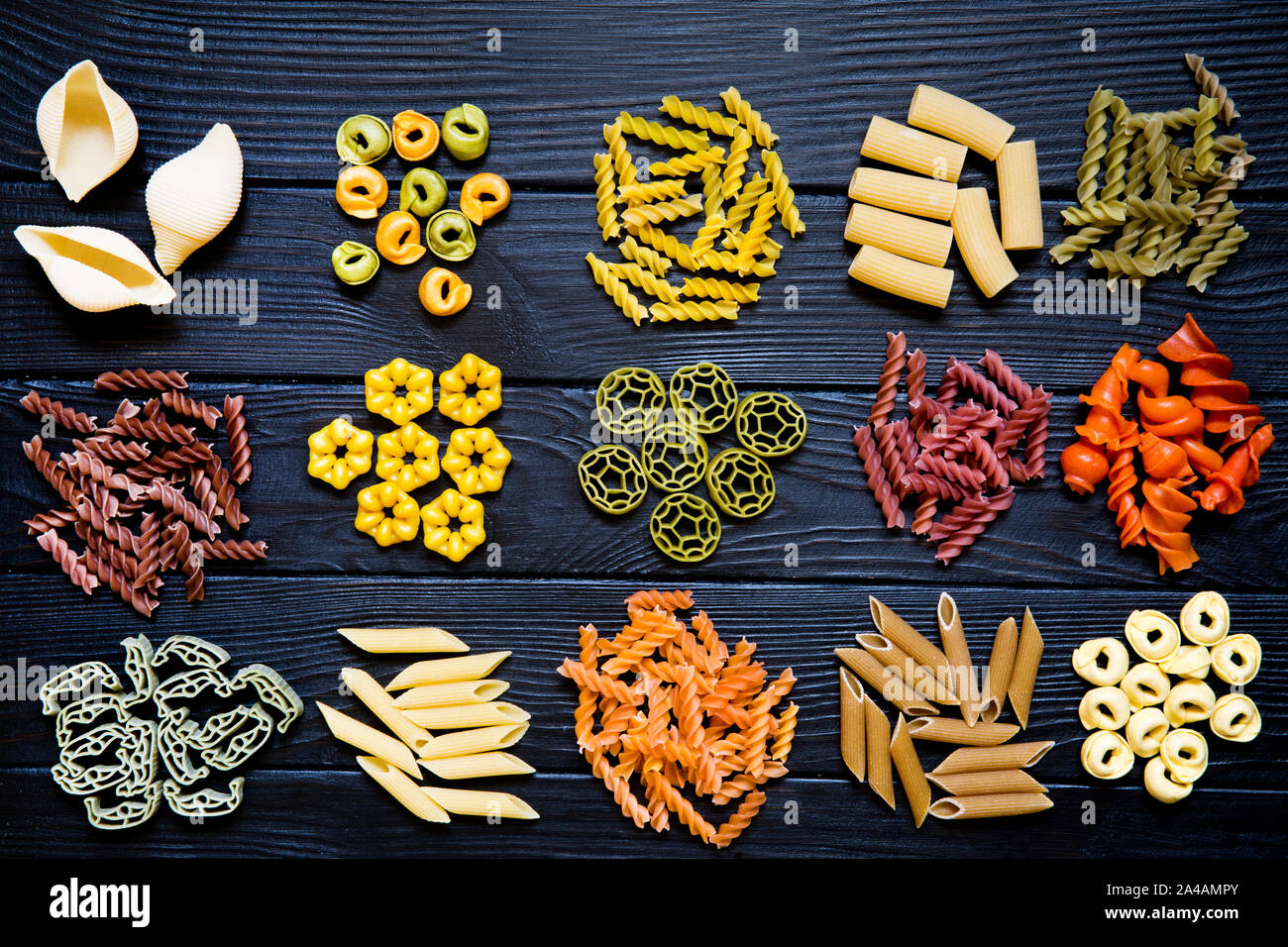 Macaroni noodle shape hi-res stock photography and images - Alamy