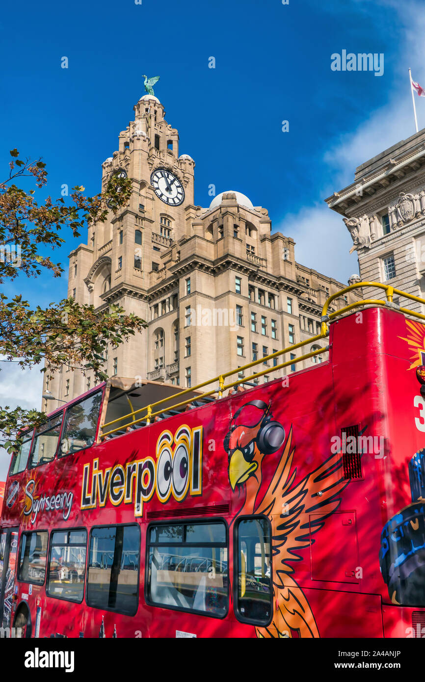 Open top tour bus hi-res stock photography and images - Alamy