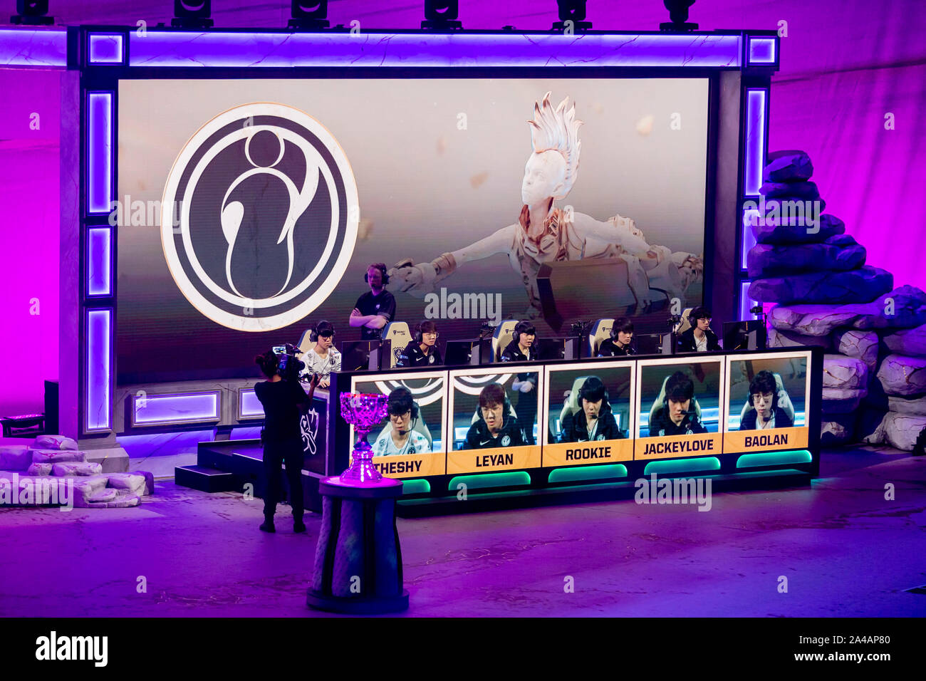 Invictus gaming hi-res stock photography and images - Alamy