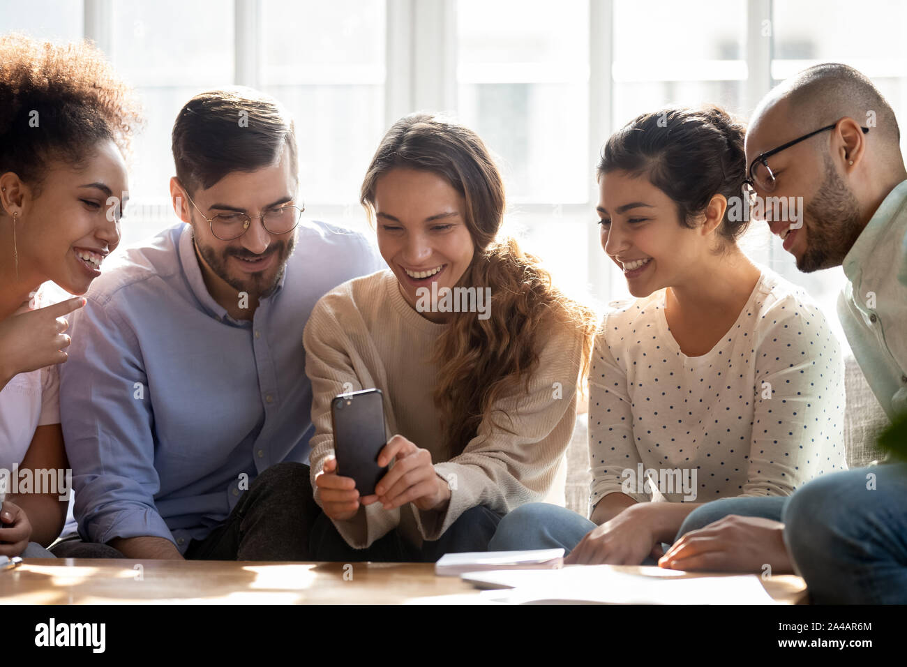 Diverse friends hi-res stock photography and images - Alamy