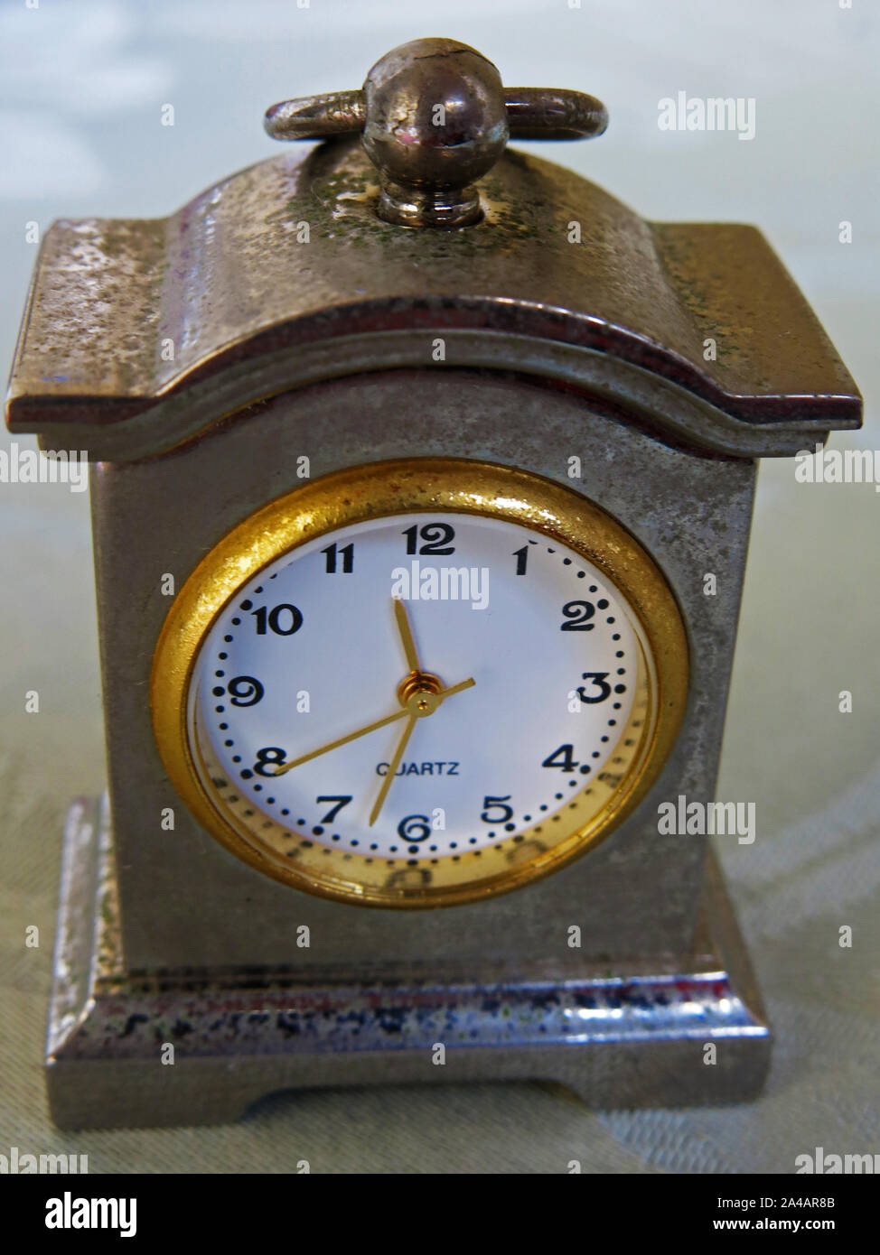 Miniature clock face hi-res stock photography and images - Alamy