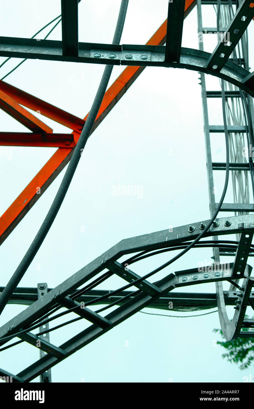 Steel carcass construction hi-res stock photography and images - Alamy