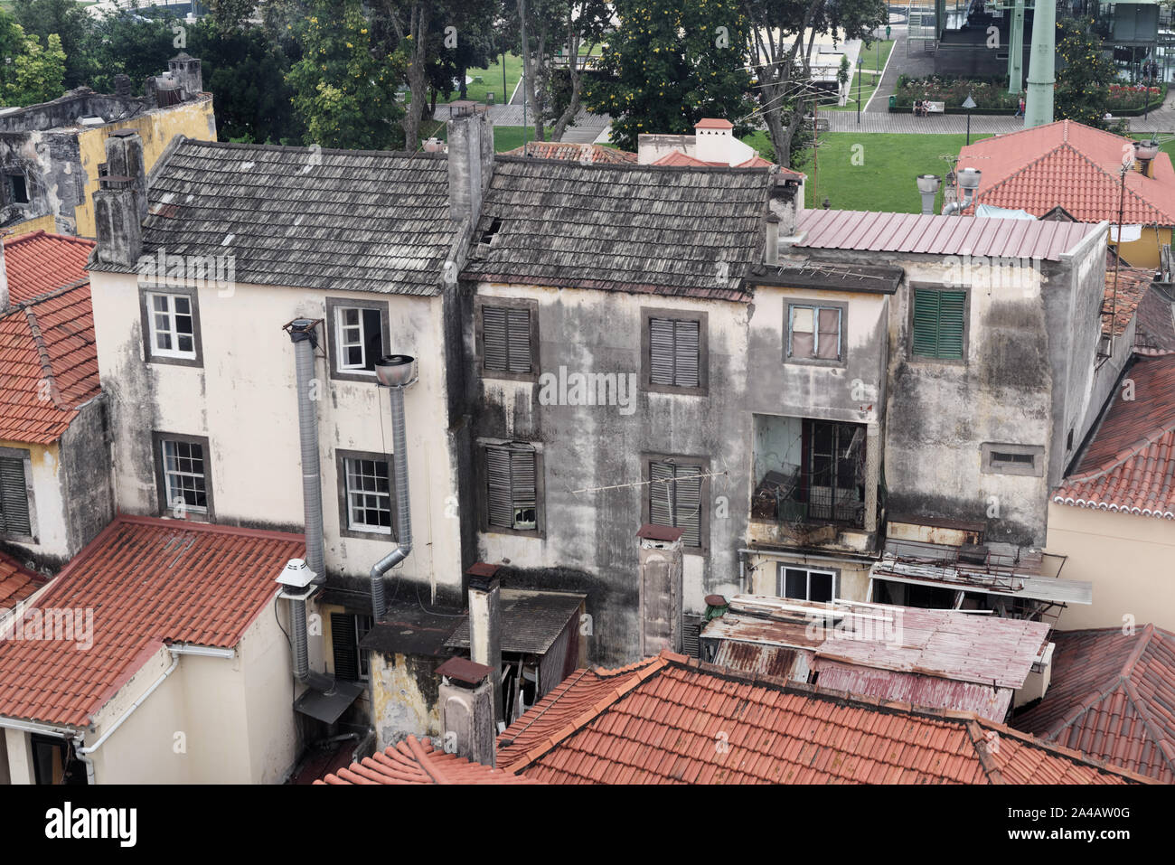 Abandoned building exterior hi-res stock photography and images - Alamy