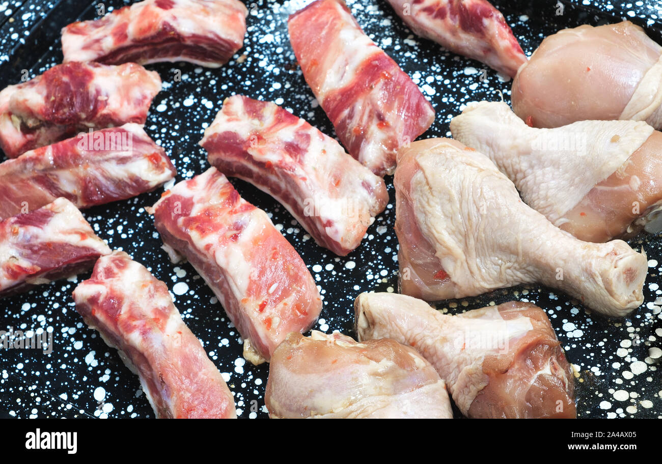 Chicken leg piece hi-res stock photography and images - Alamy