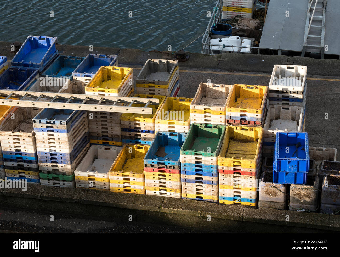 Quayside ladder hi-res stock photography and images - Alamy