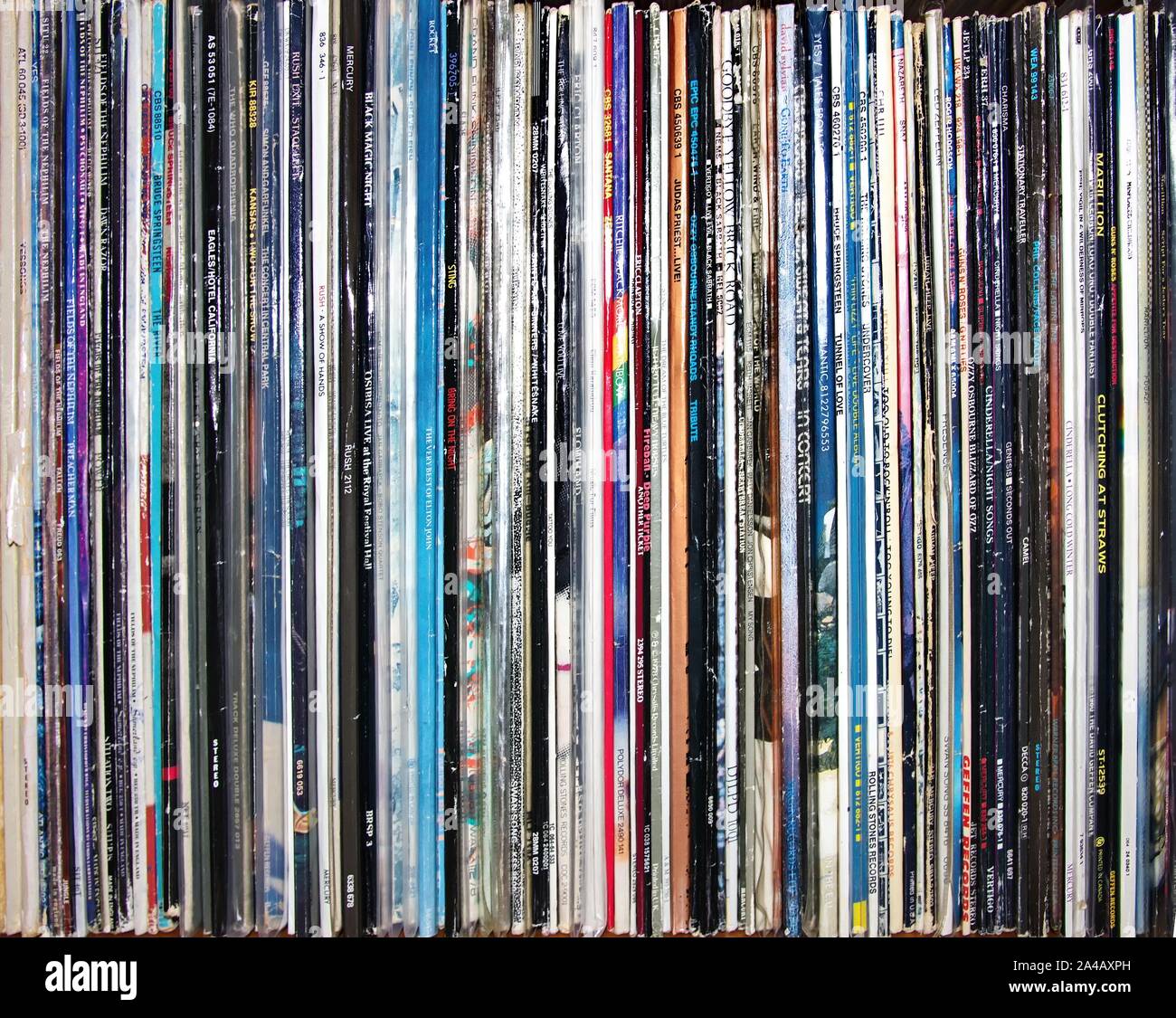 Stack of vinyl records hi-res stock photography and images - Alamy