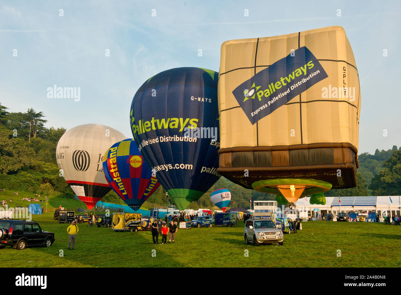 "Palletways" cube parcel hot air balloon. Bristol International Balloon ...