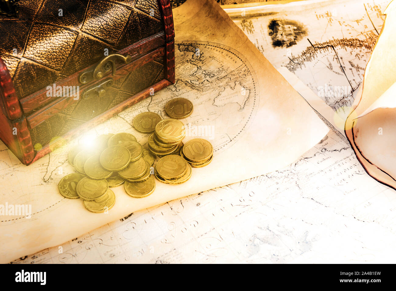 Treasure maps hi-res stock photography and images - Alamy
