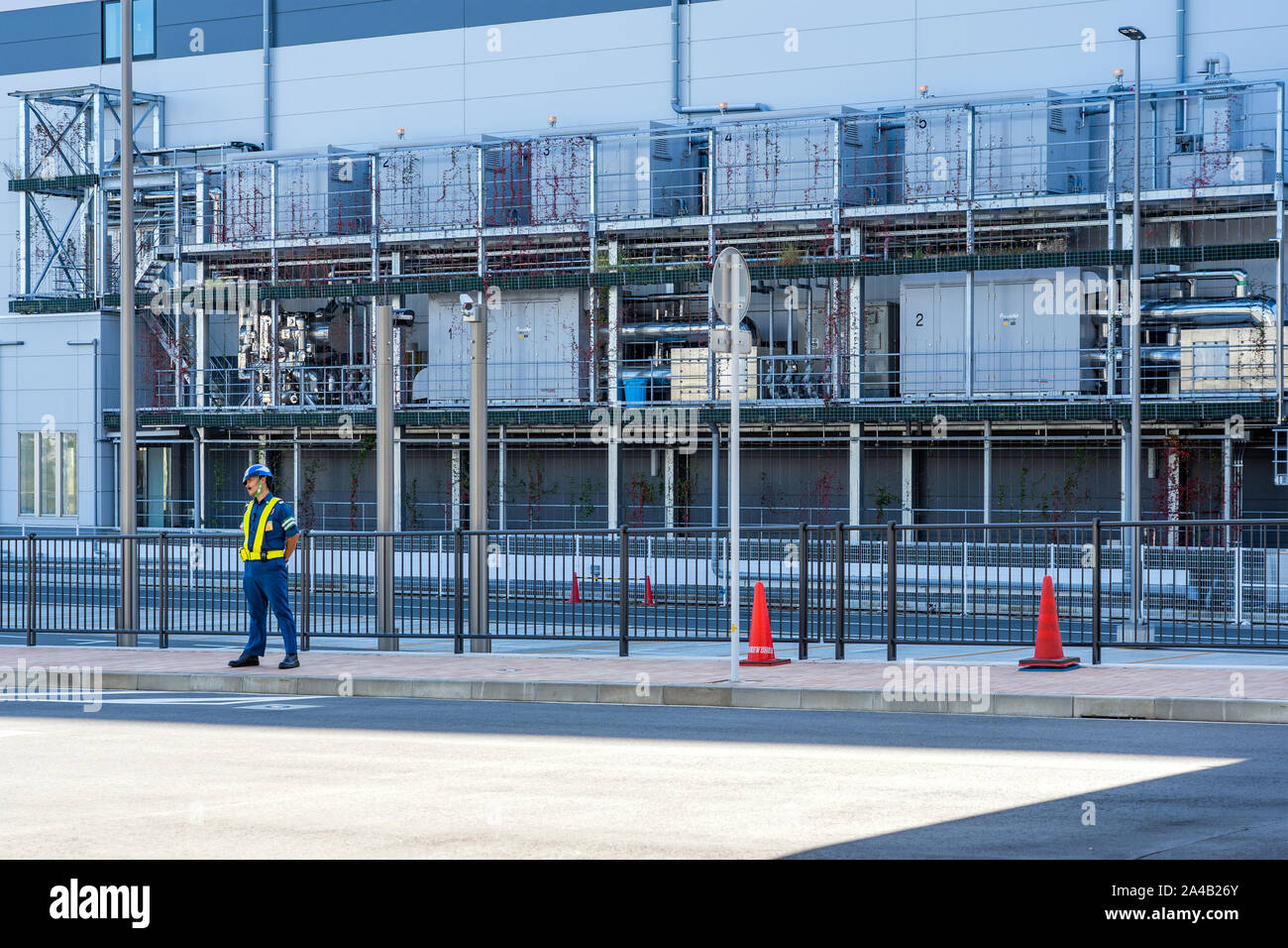 Japanese security guard hi-res stock photography and images - Alamy