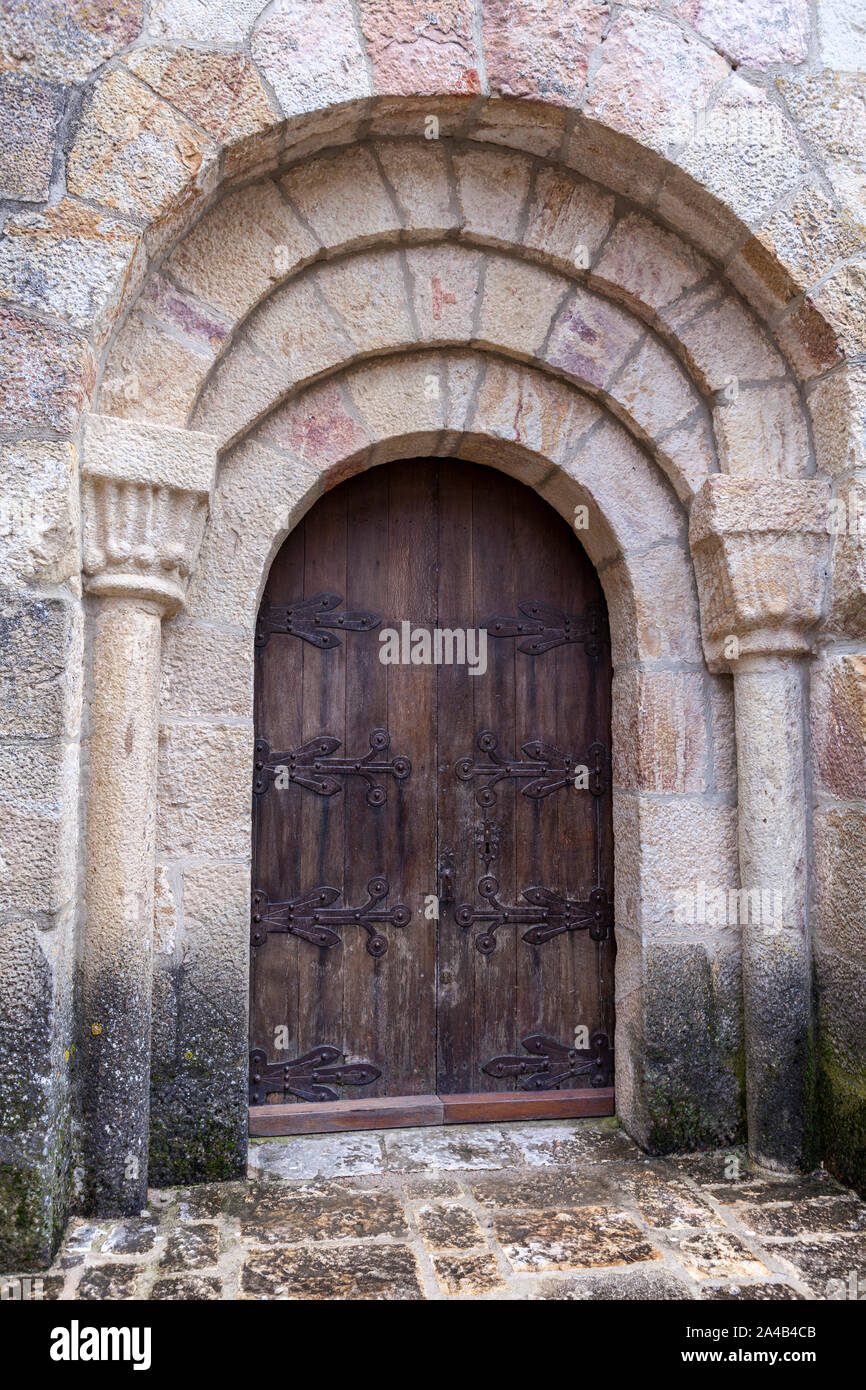 Lateral door in Monastery of Leyre, Romanesque architecture in Navarre ...