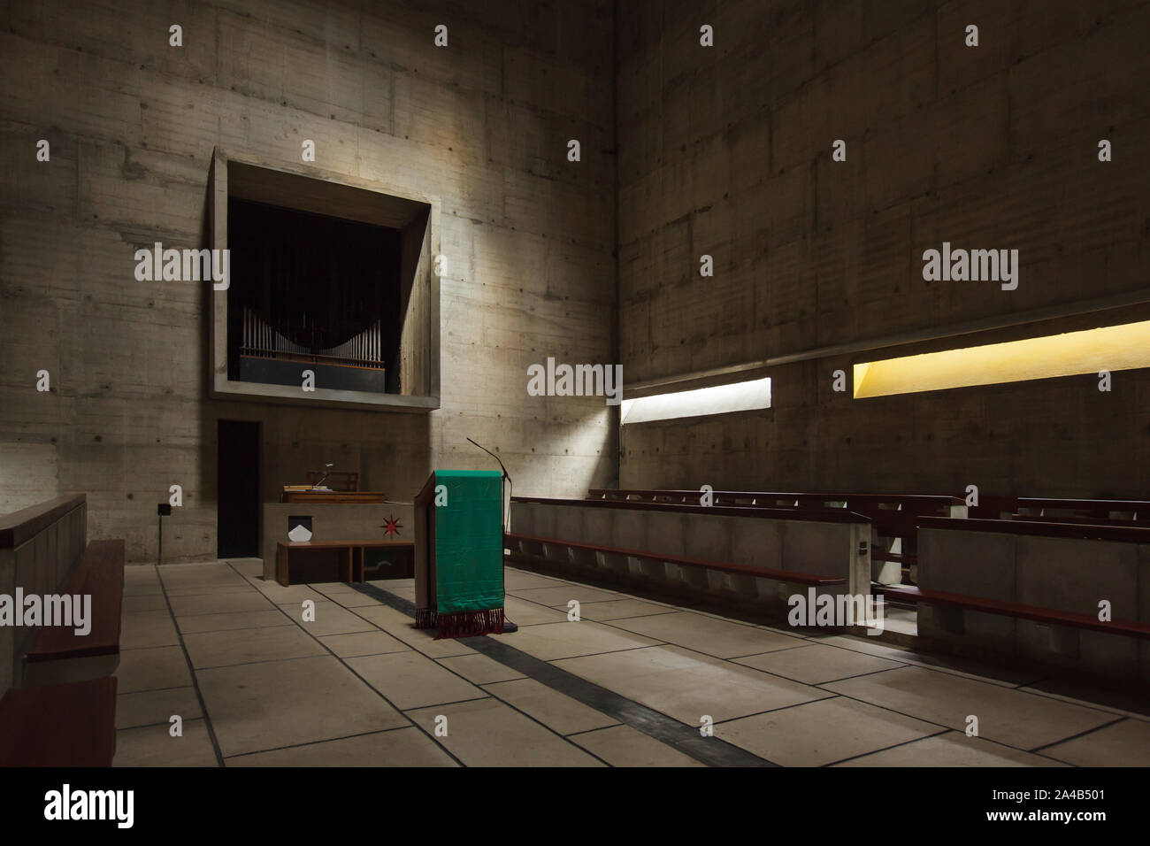 Modernist modernism architecture hi-res stock photography and images ...