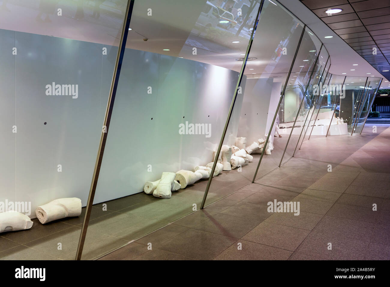 Double Curve Glass Panel of the Showcase. Curved of Shop Windows ...