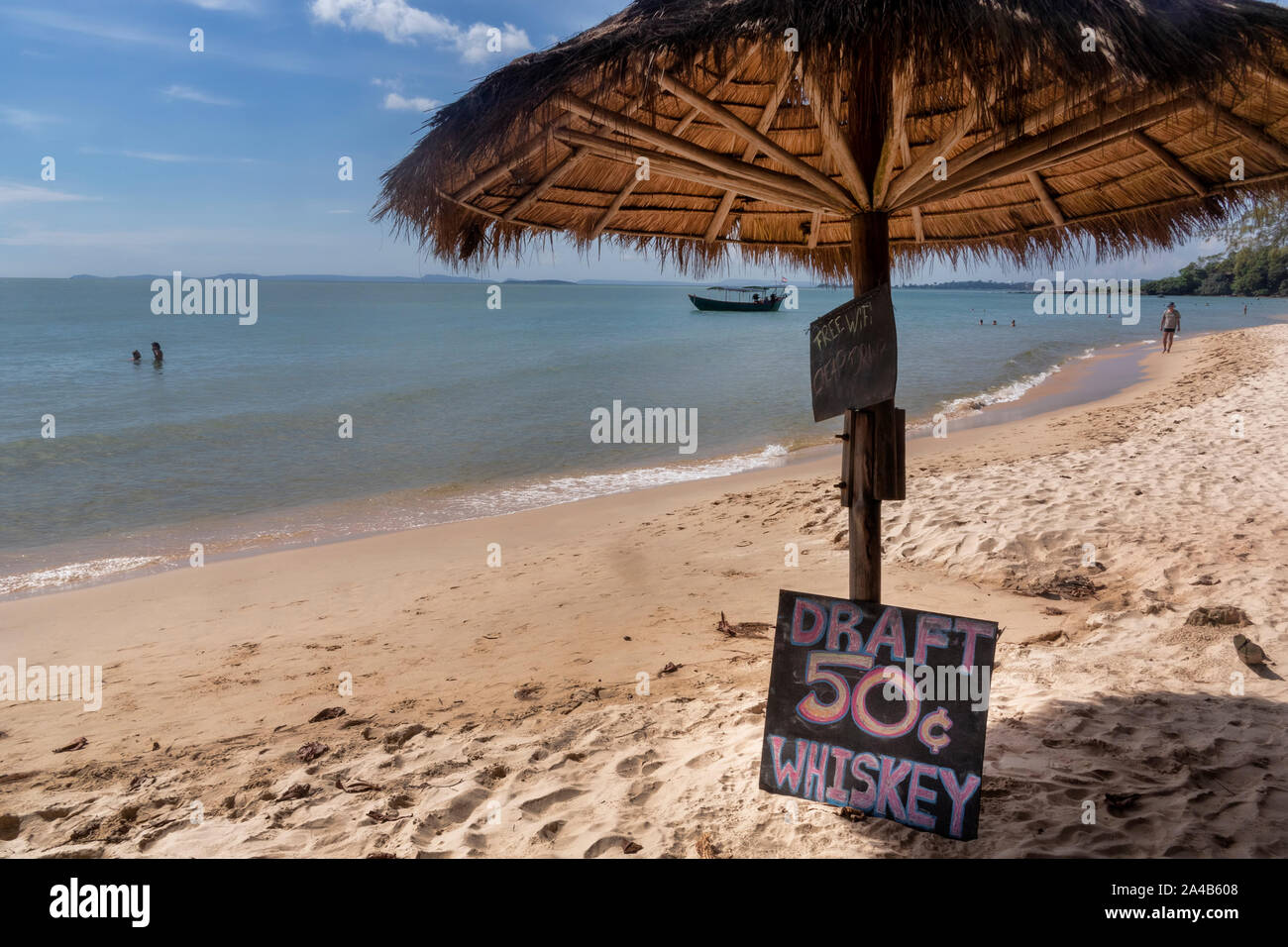 Cheap umbrella hi-res stock photography and images - Alamy