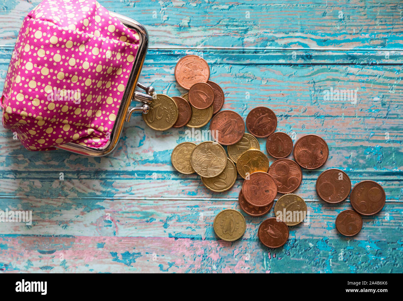 Spilled coins hi-res stock photography and images - Alamy