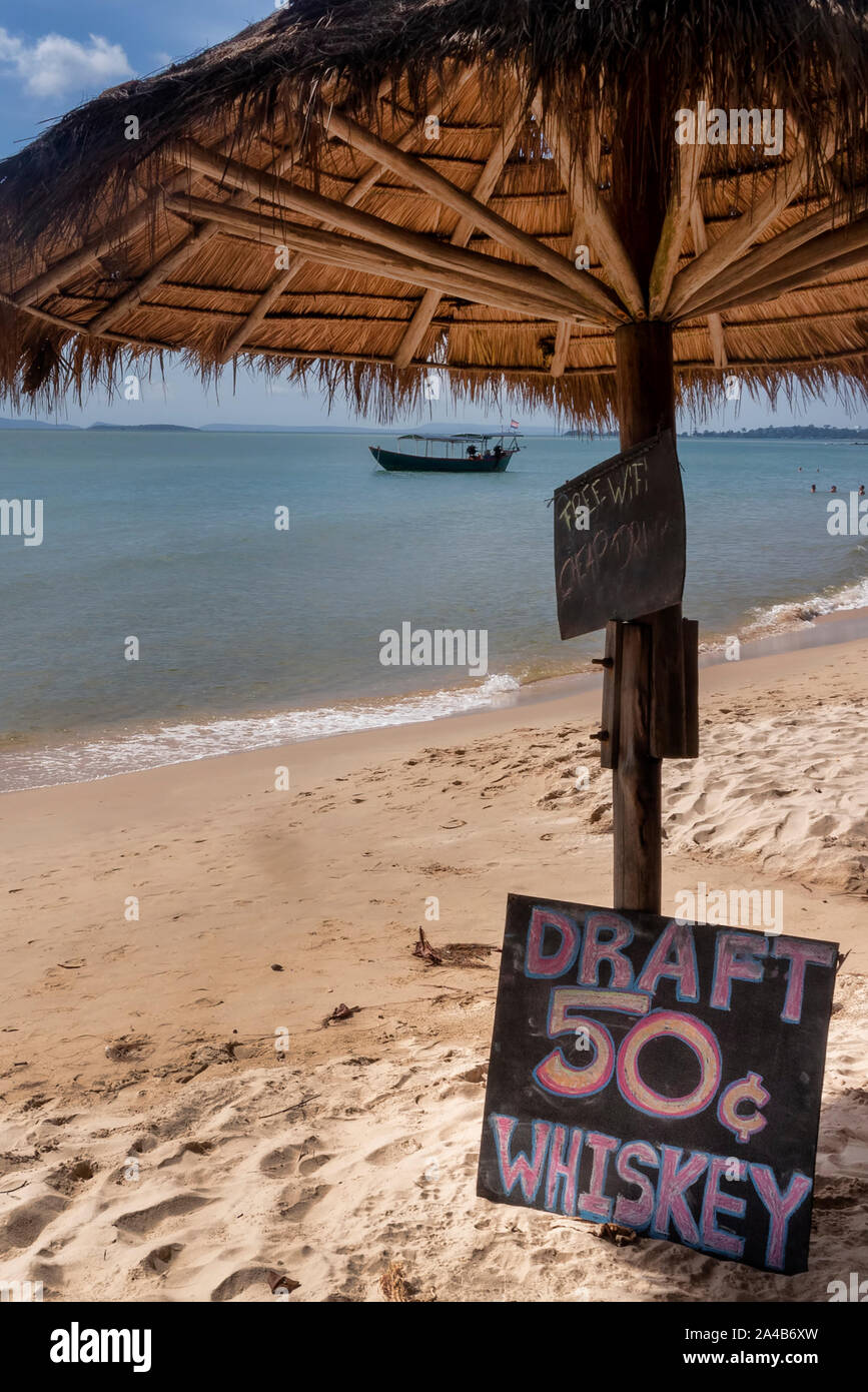 Cheap umbrella hi-res stock photography and images - Alamy