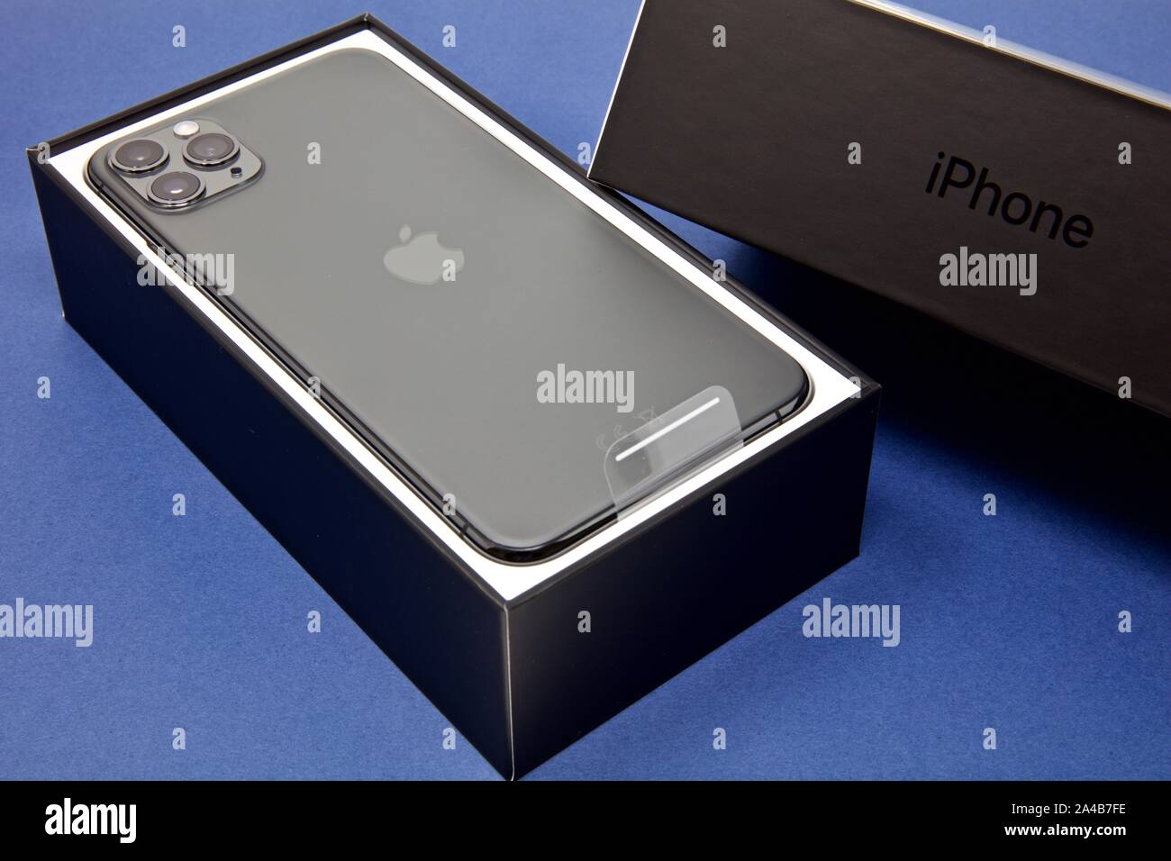 Iphone 11 pro max hi-res stock photography and images - Alamy