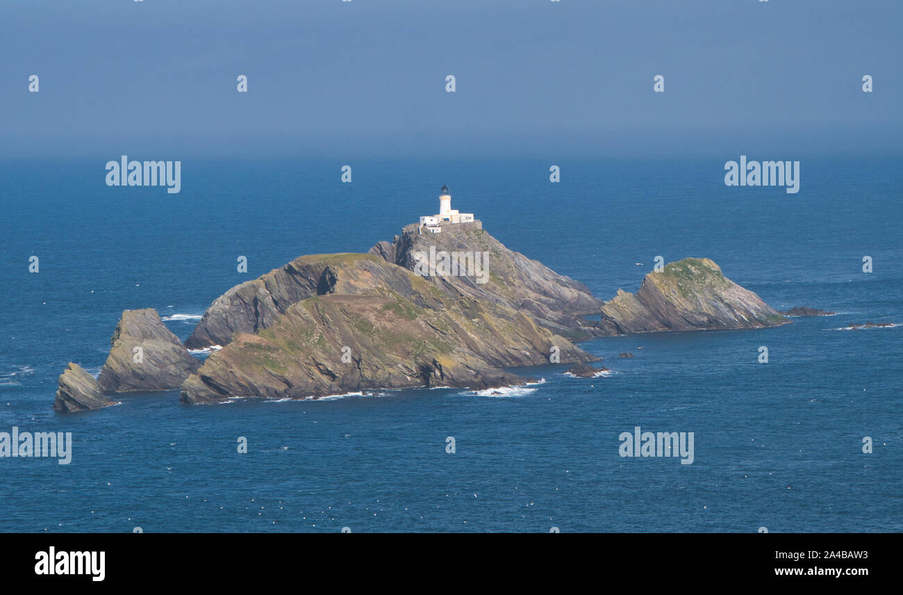 Remote lighthouses hi-res stock photography and images - Alamy