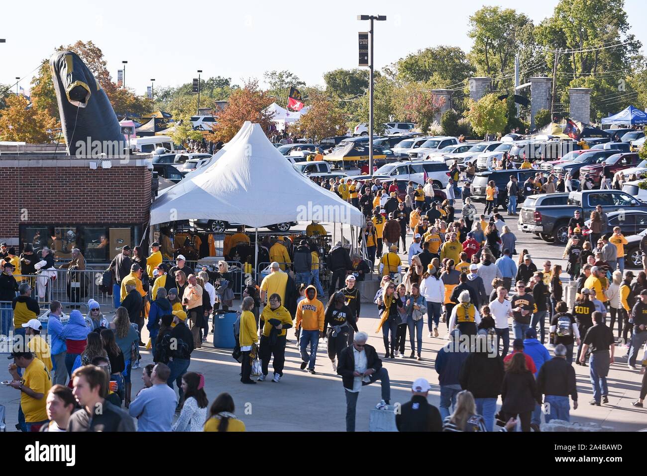 Oct 12, 2019: Fans flock the parking lot for tailgating before the ...