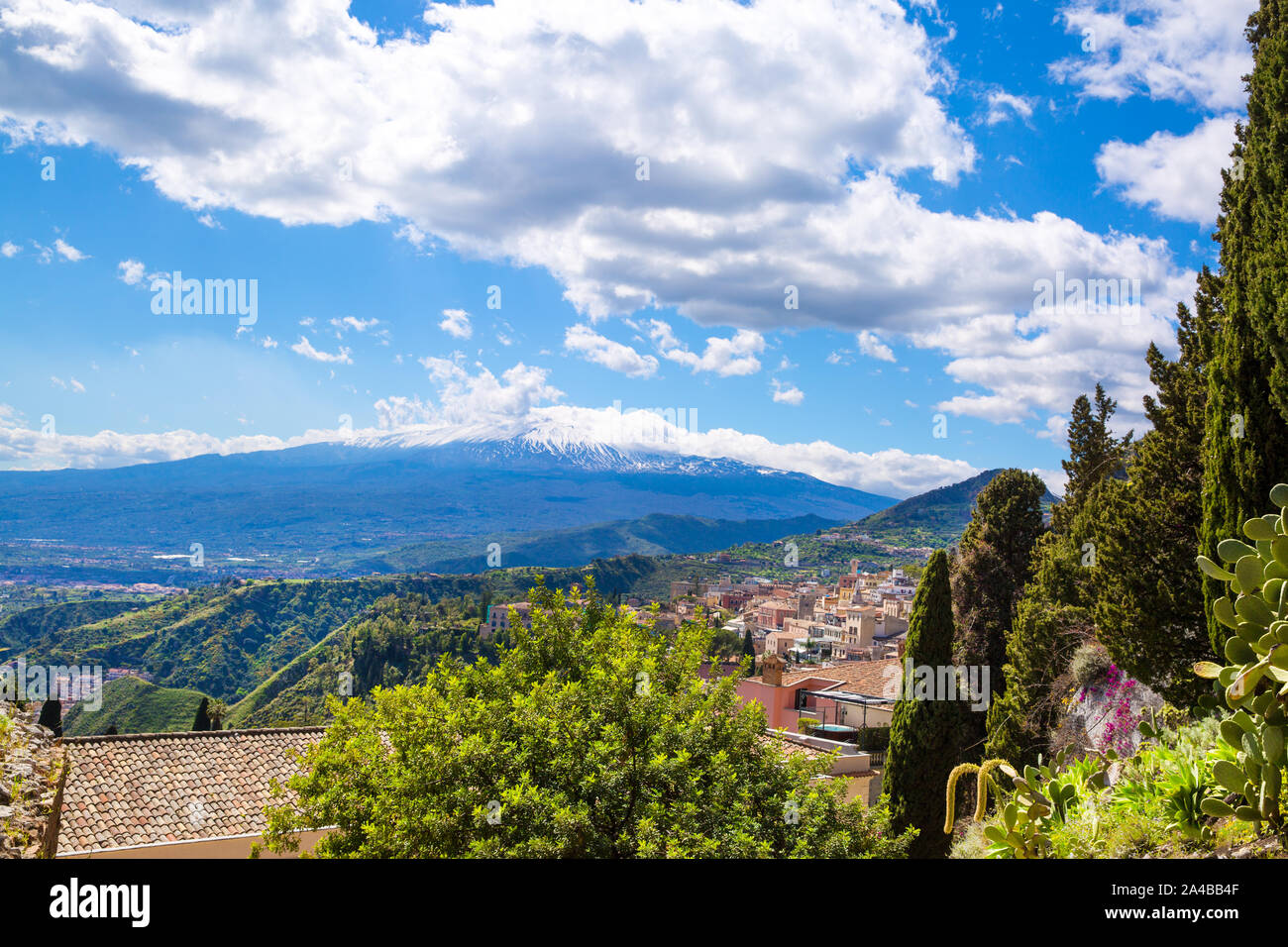 Beautiful view to Etna volcano from ancient Greek theatre. Clear blue ...