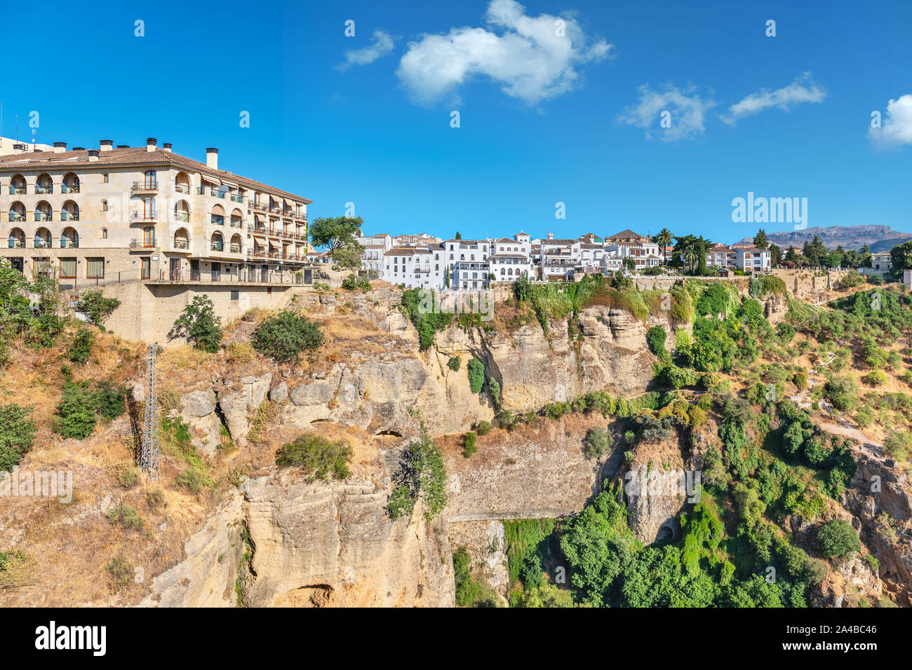 Buildings on cliff edge hi-res stock photography and images - Alamy