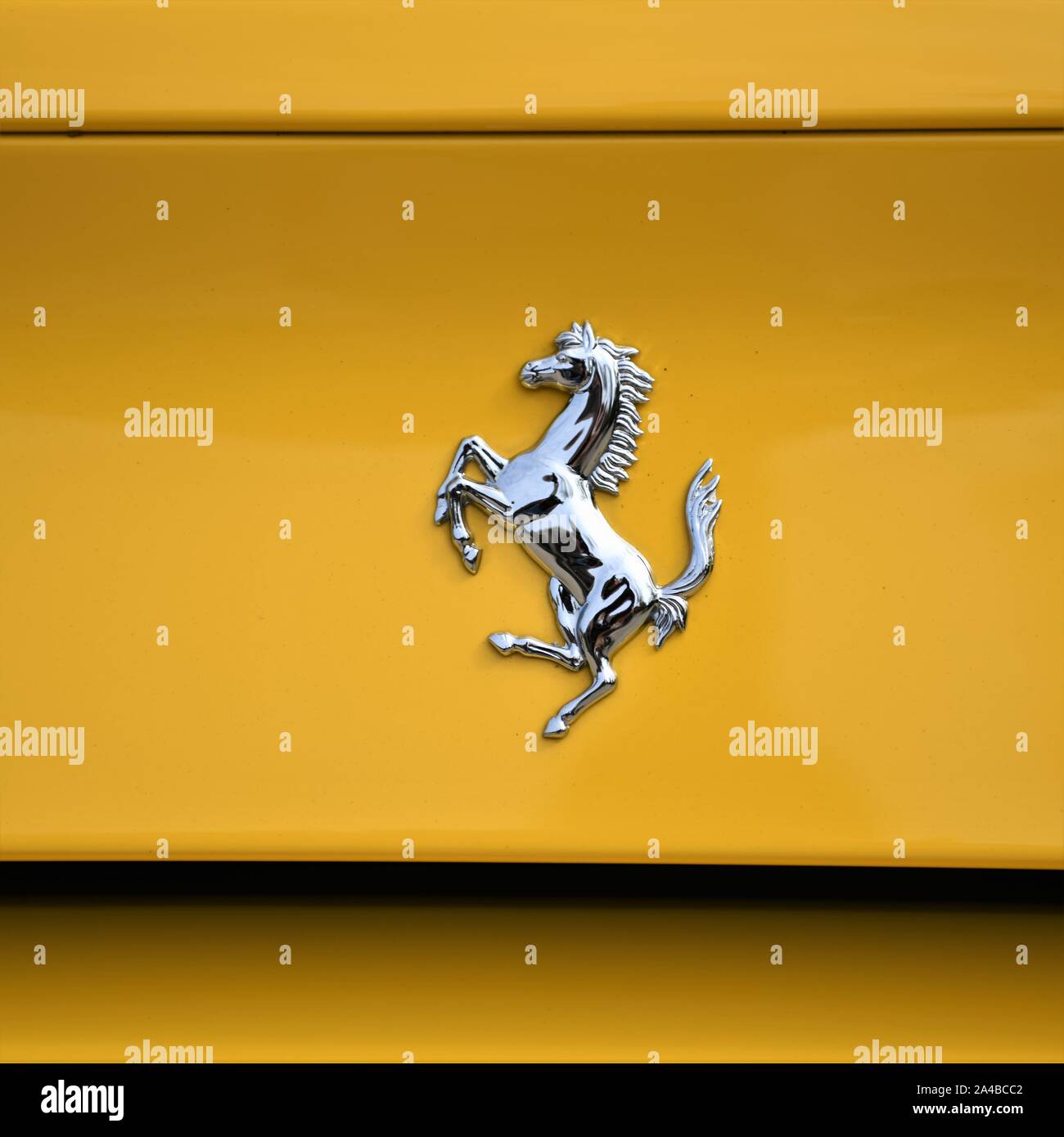 Prancing horse ferrari hi-res stock photography and images - Alamy