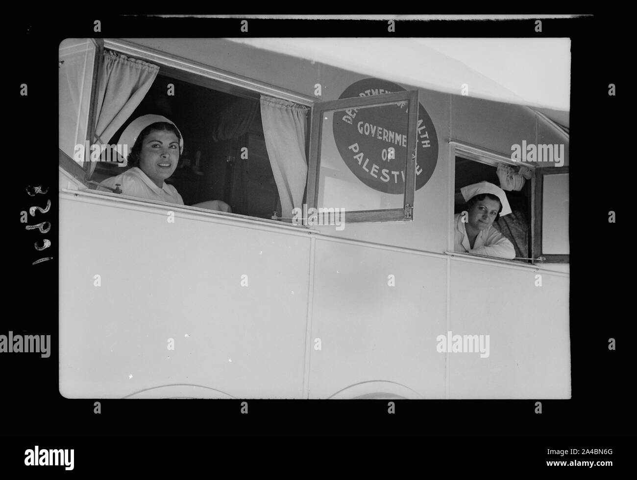 Mobile clinic van hi-res stock photography and images - Alamy