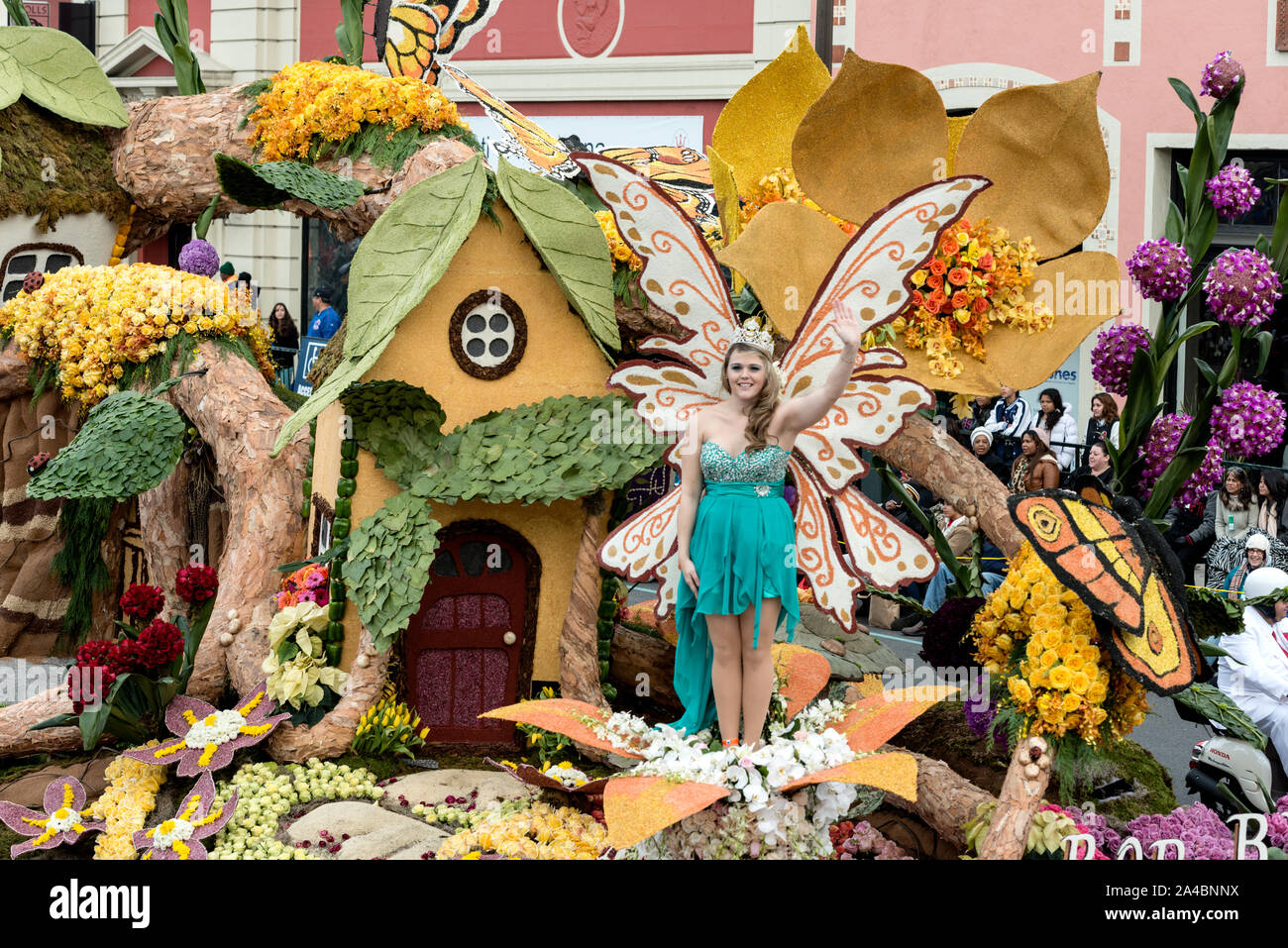 The Downey Rose Float Association's Dew Drop By float in the 124th Rose ...