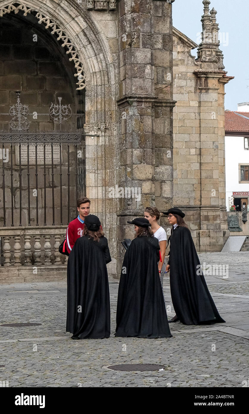 Portuguese people talking hi-res stock photography and images - Alamy
