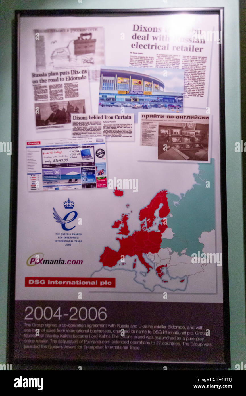 Hemel Hempstead, UK. 12th October 2008. Dixons Retail Support Centre HQ ...