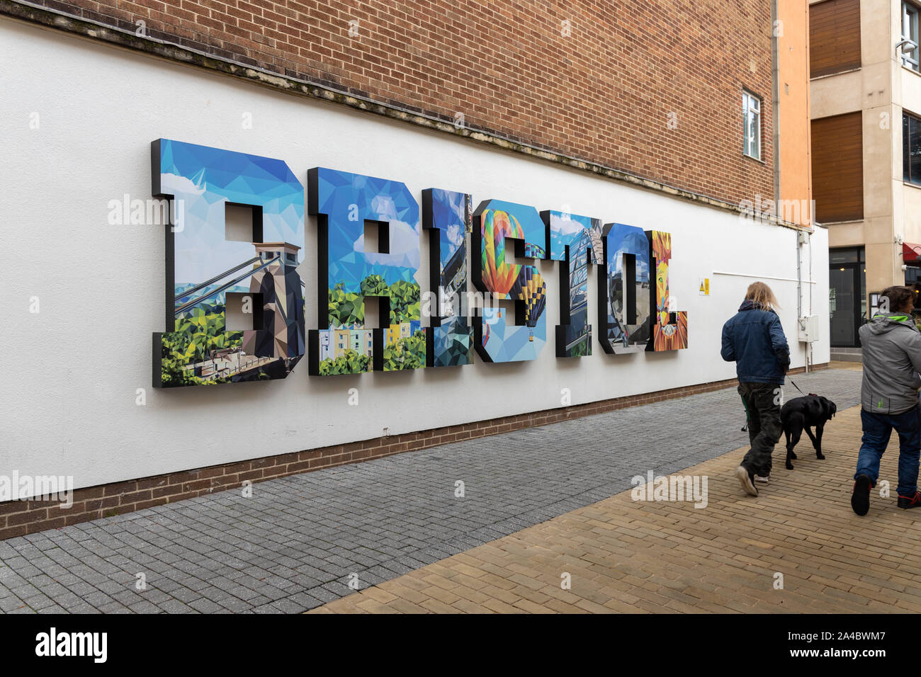 Bristol wall maural hi-res stock photography and images - Alamy