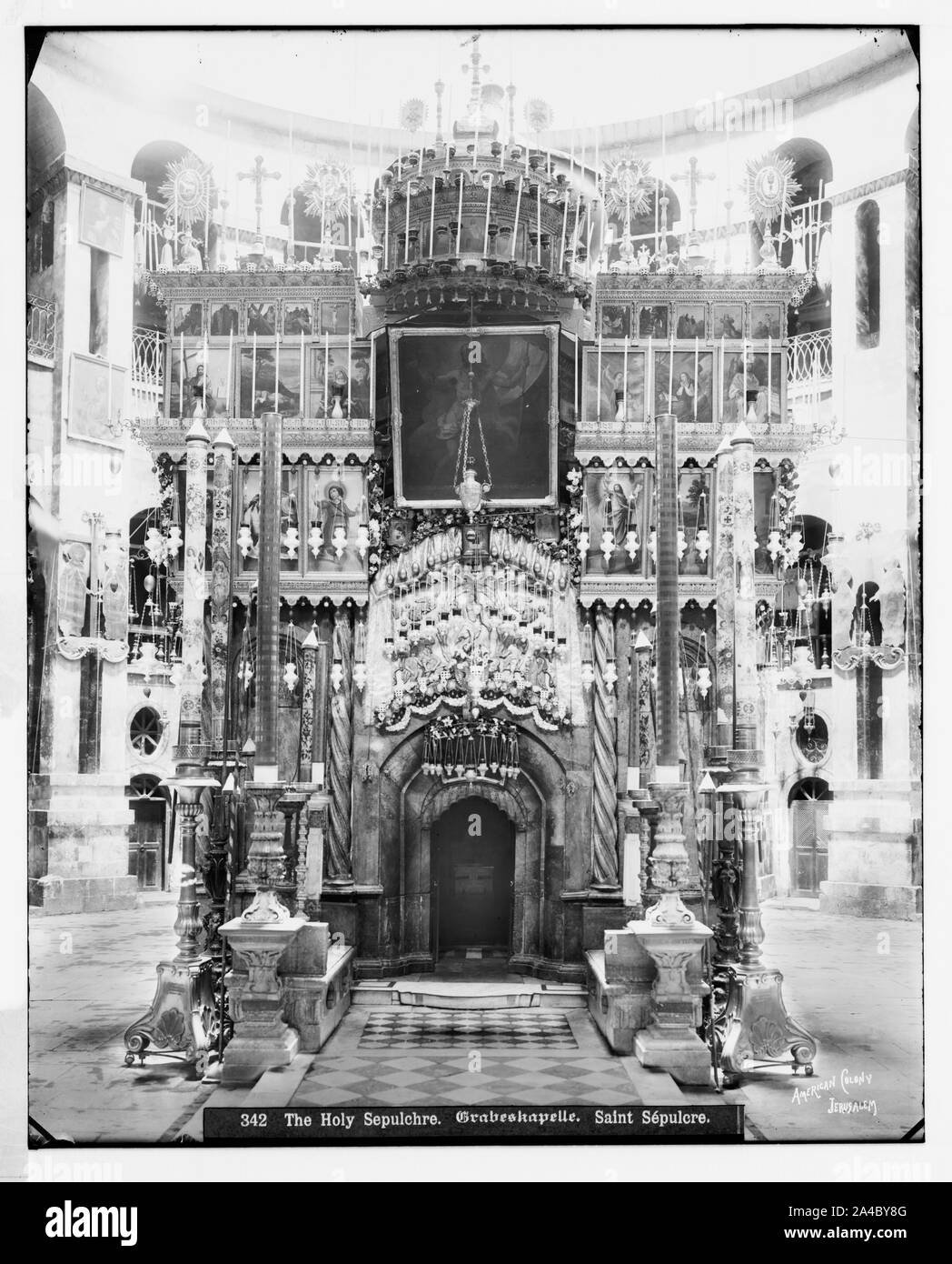Holy sepulchre [in church hi-res stock photography and images - Alamy